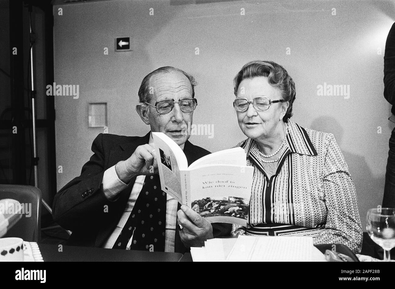 Authors reading Black and White Stock Photos & Images - Alamy