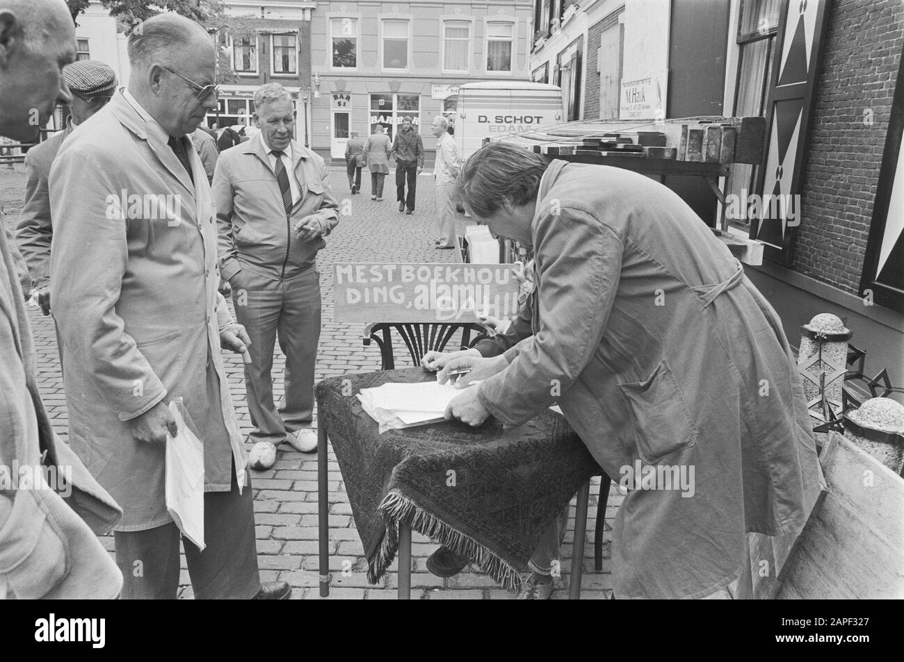 Farmers deliver out of protest manure accounting blank at Koemarkt in ...