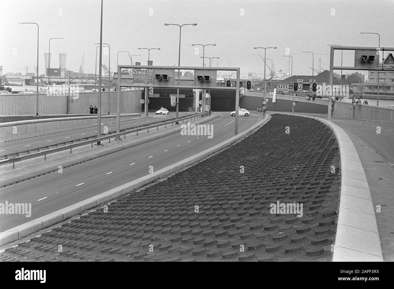 Bomalarm in IJ-tunnel, abandoned exits Date: October 30, 1972 Keywords ...