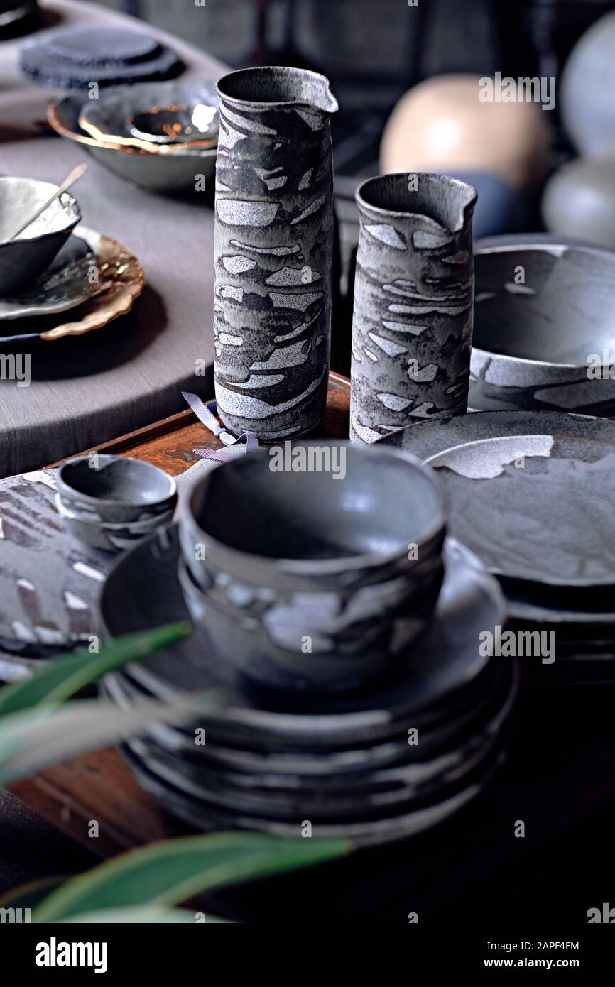 Pottery showcase hi-res stock photography and images - Alamy