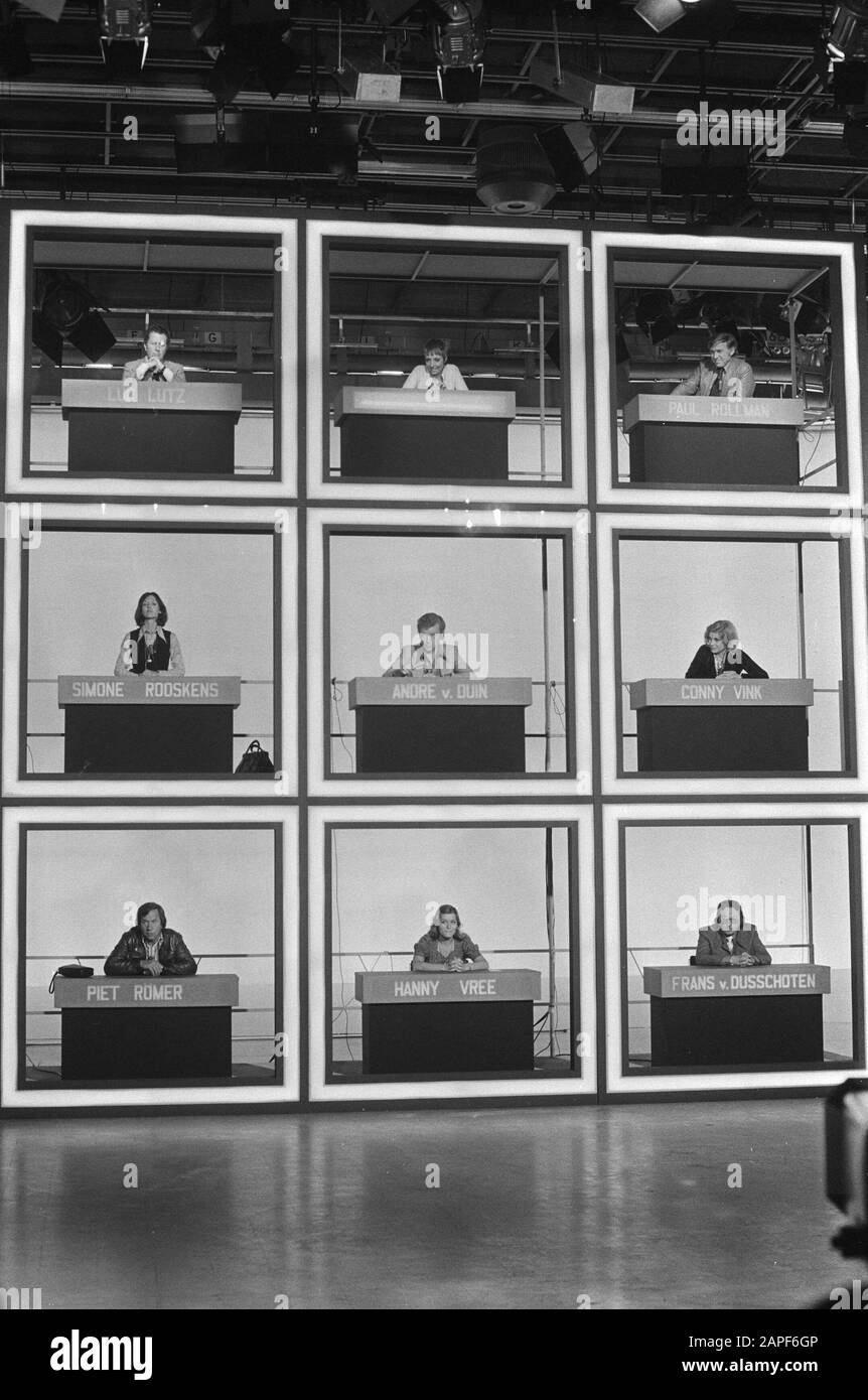 Quiz panel hi-res stock photography and images - Alamy