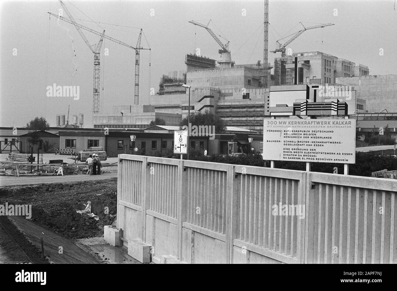 Construction wall around Kalkar nuclear power plant Date: September 1 ...