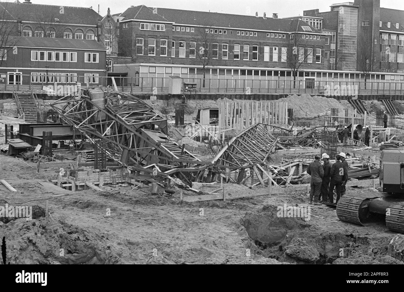 Construction crane overturned on construction site in the Roeterstraat ...