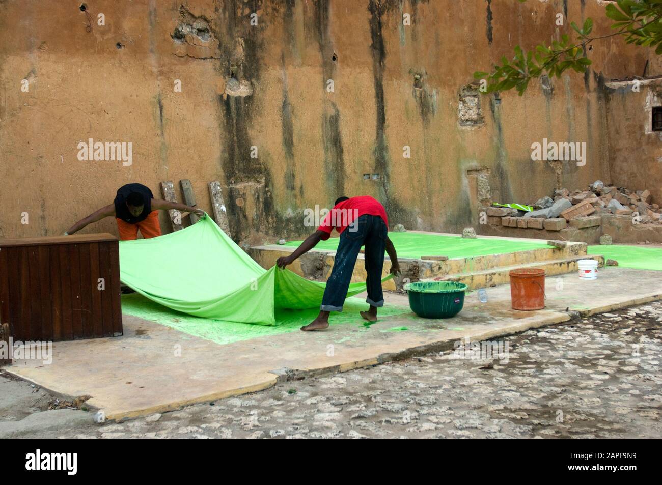 Zanzibar Tanzania 14/08/2010: Processing and coloring of fabrics Stock ...