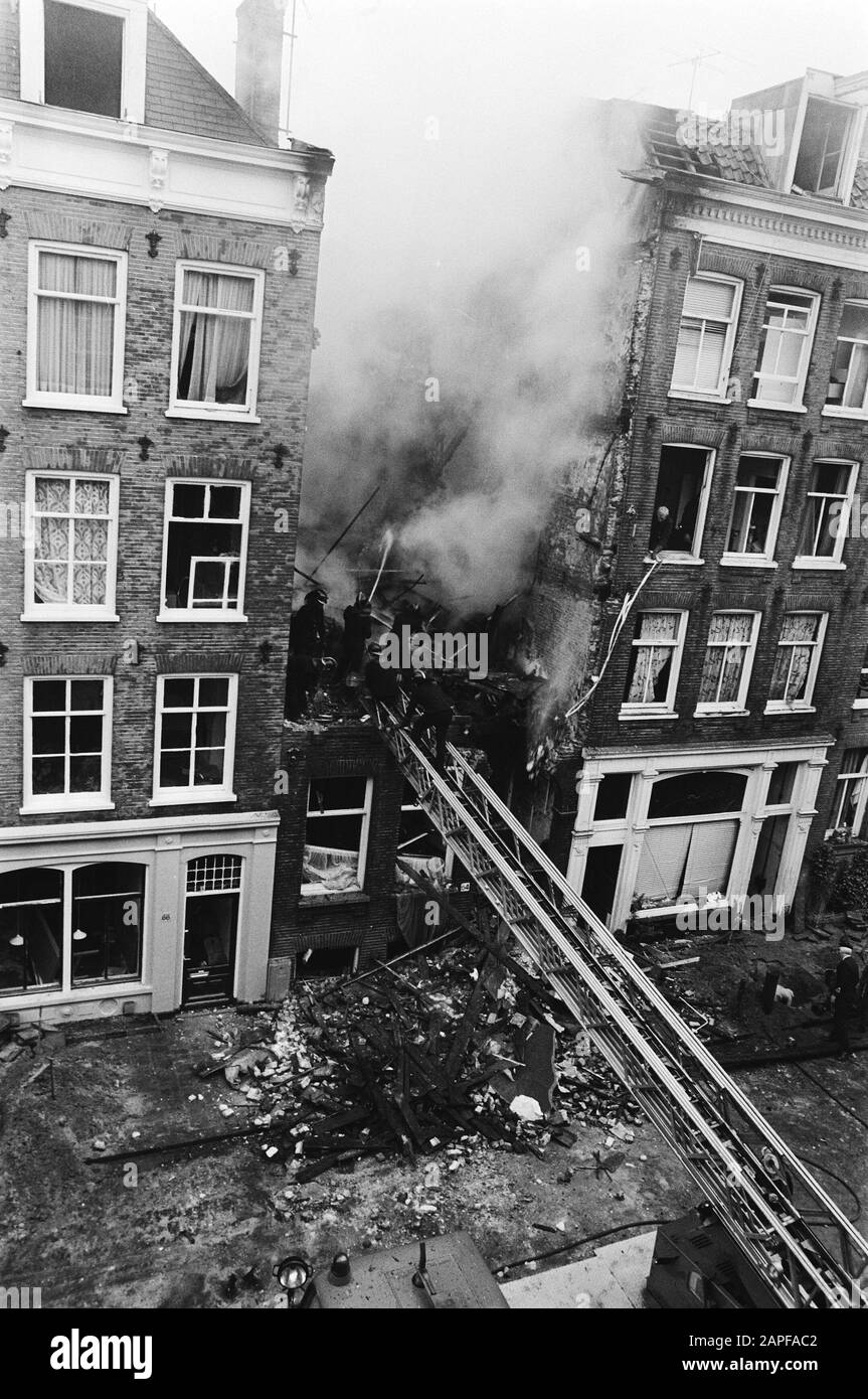 Fire and explosions in building at the Quellijnstraat in Amsterdam ...