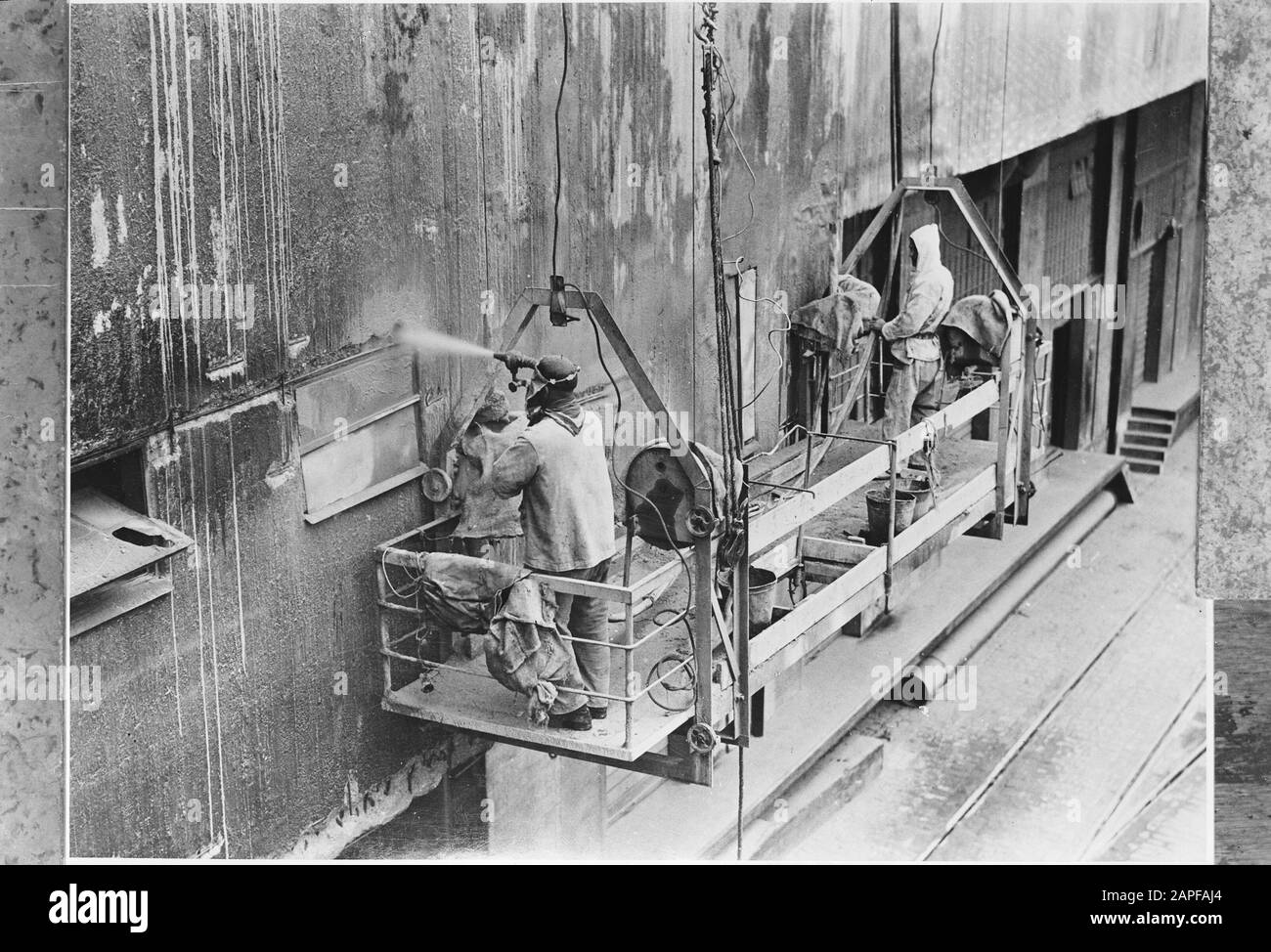 6.5x9 Hanging dock Date: undated Keywords: hangscaffolding Stock Photo ...