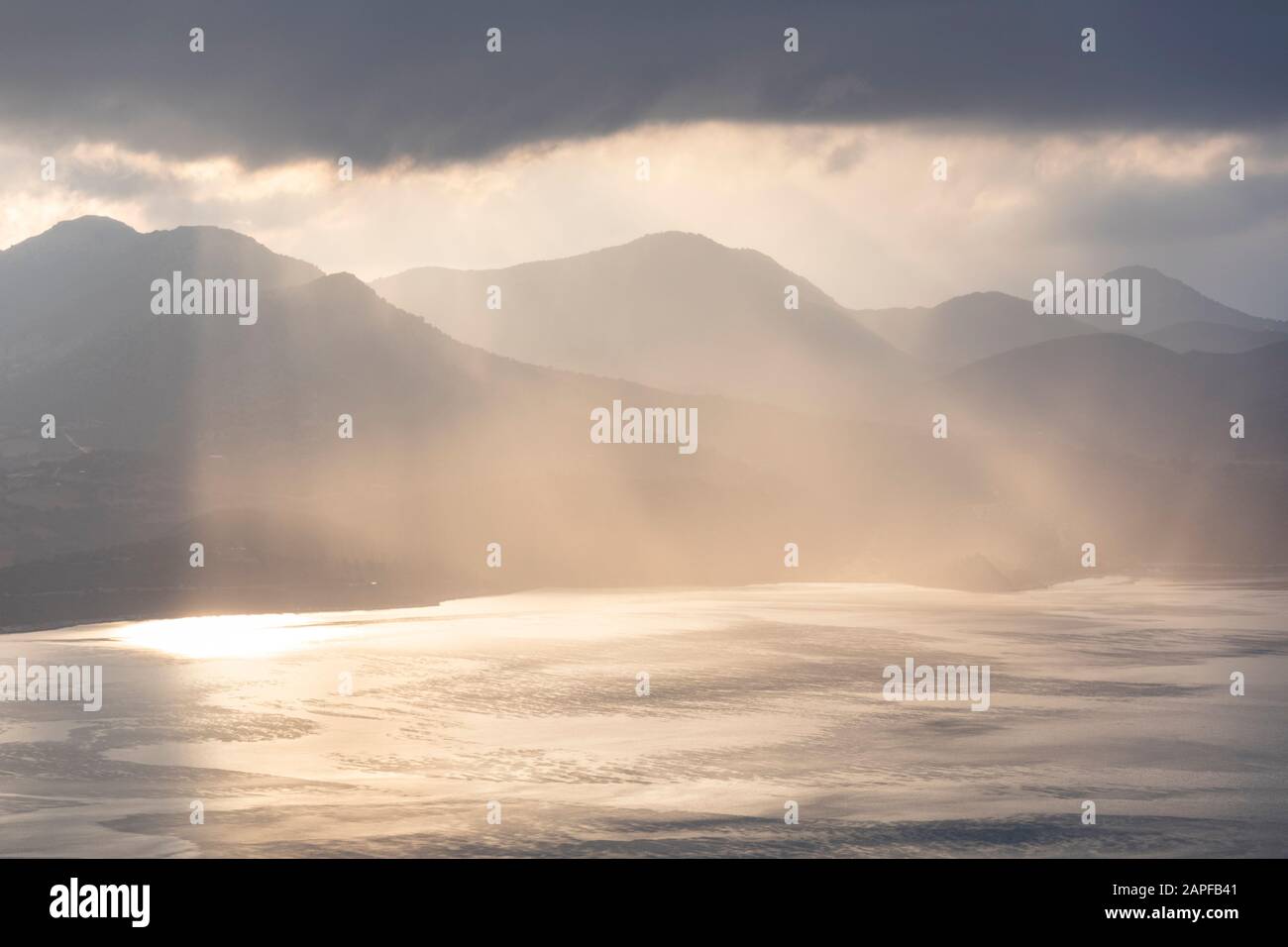 Shafts sunlight hi-res stock photography and images - Alamy