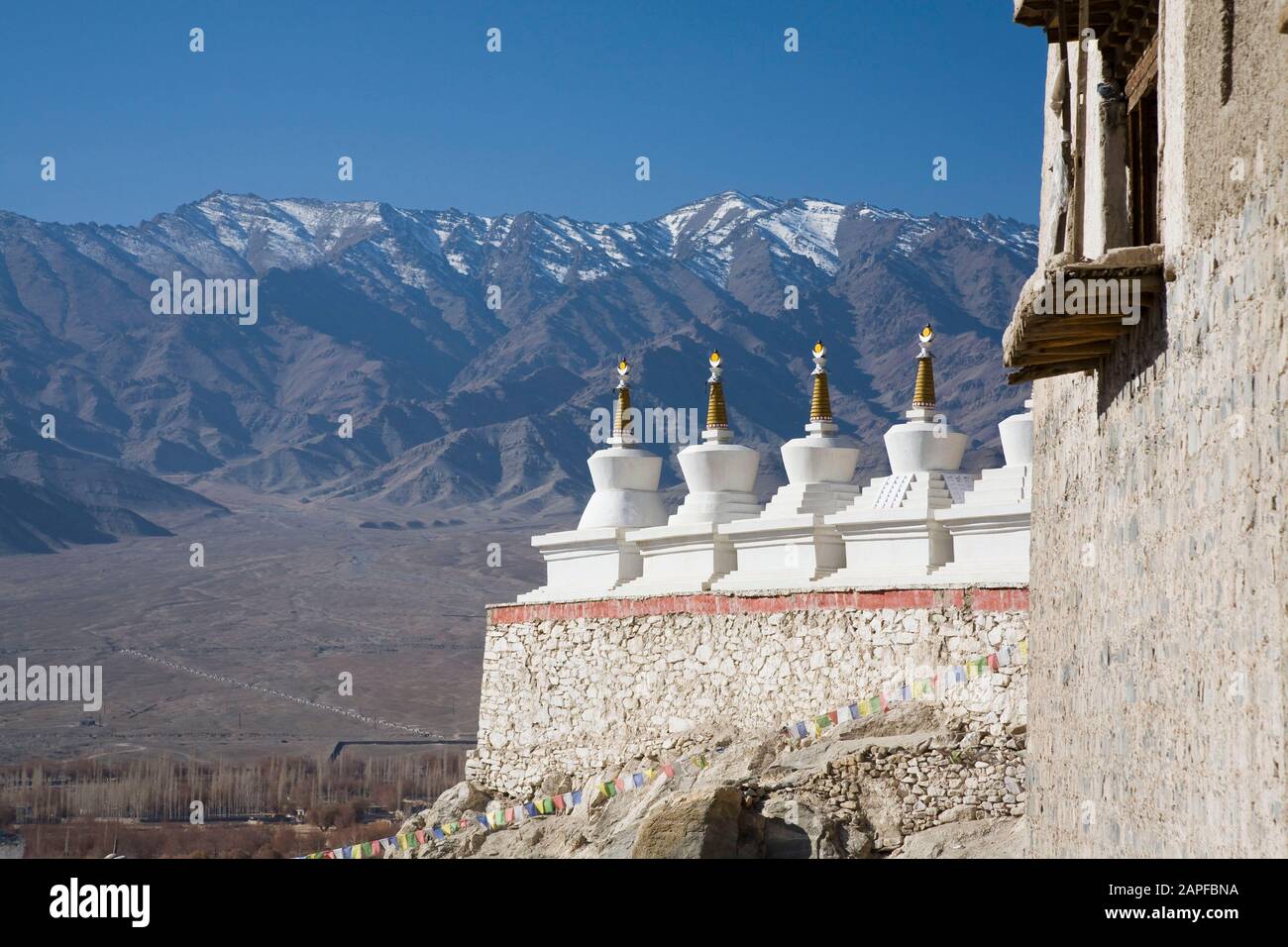 Temples and palace structures hi-res stock photography and images - Alamy