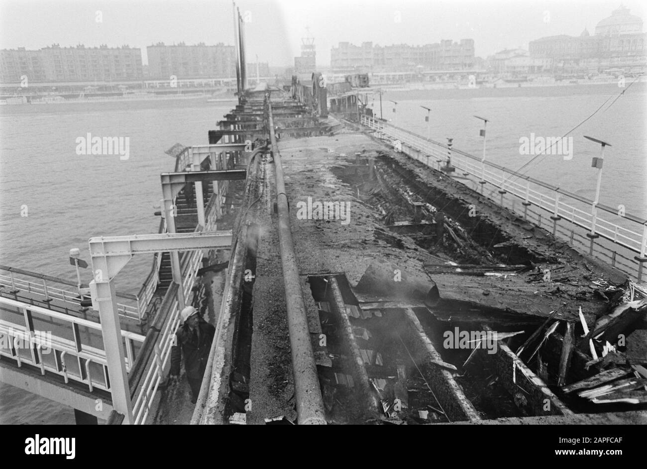Pier fires hi-res stock photography and images - Alamy