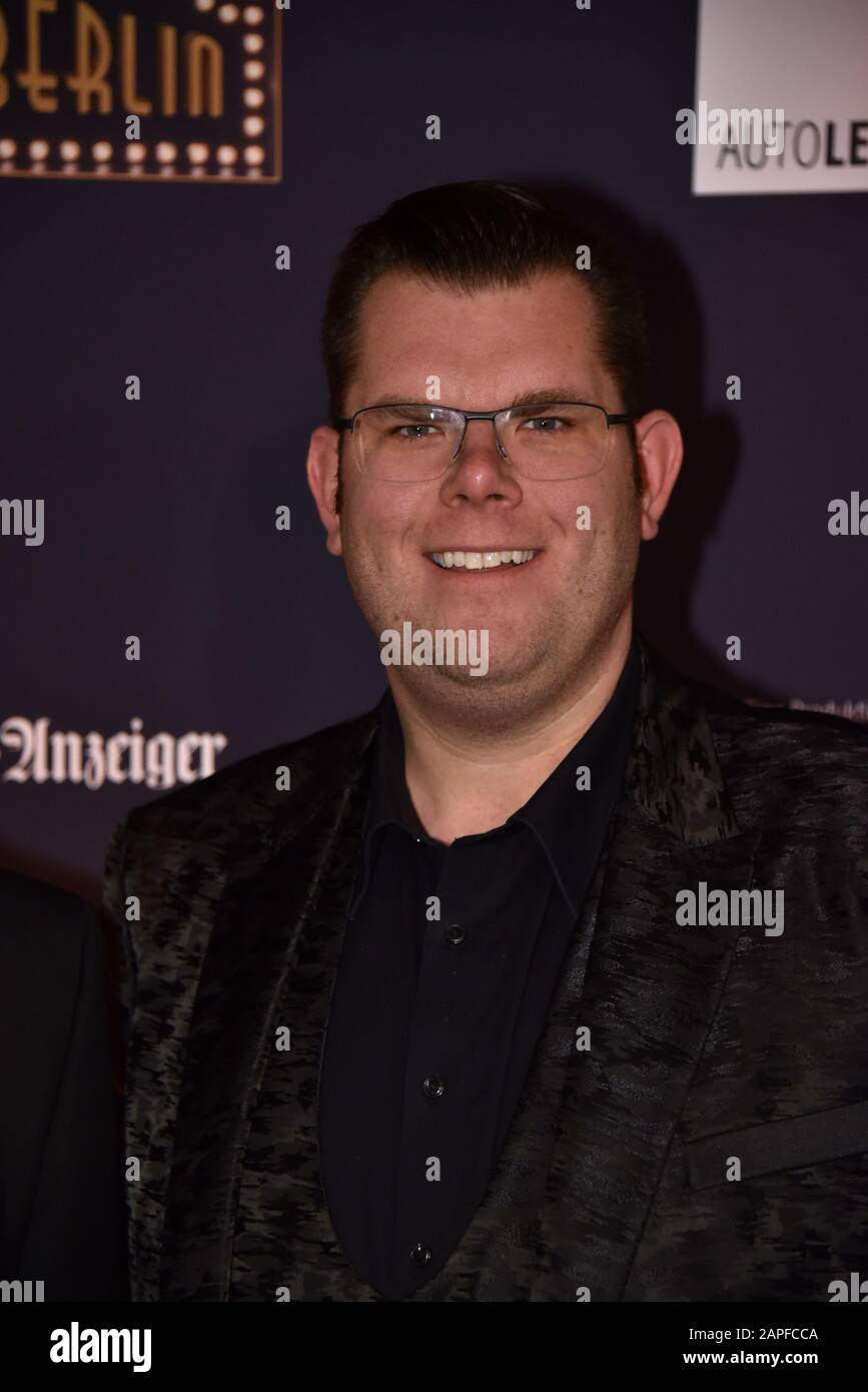 Cologne, Germany. 22nd Jan, 2020. TV actor Dennis Schick ( "Traumfrau ...