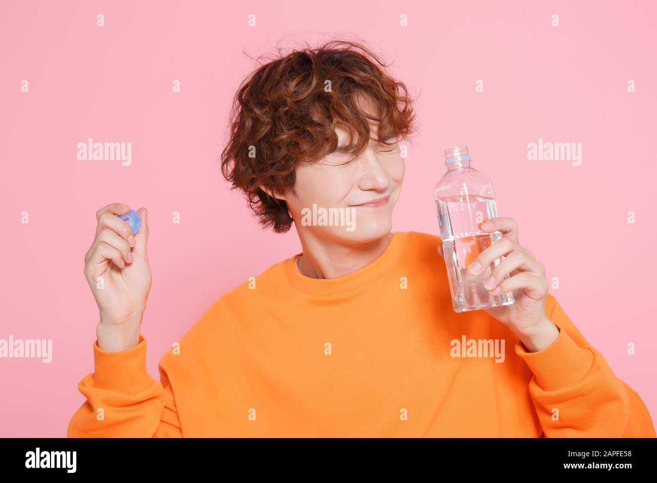 Close-up portrait of attractive young asian man, single man's lifestyle ...