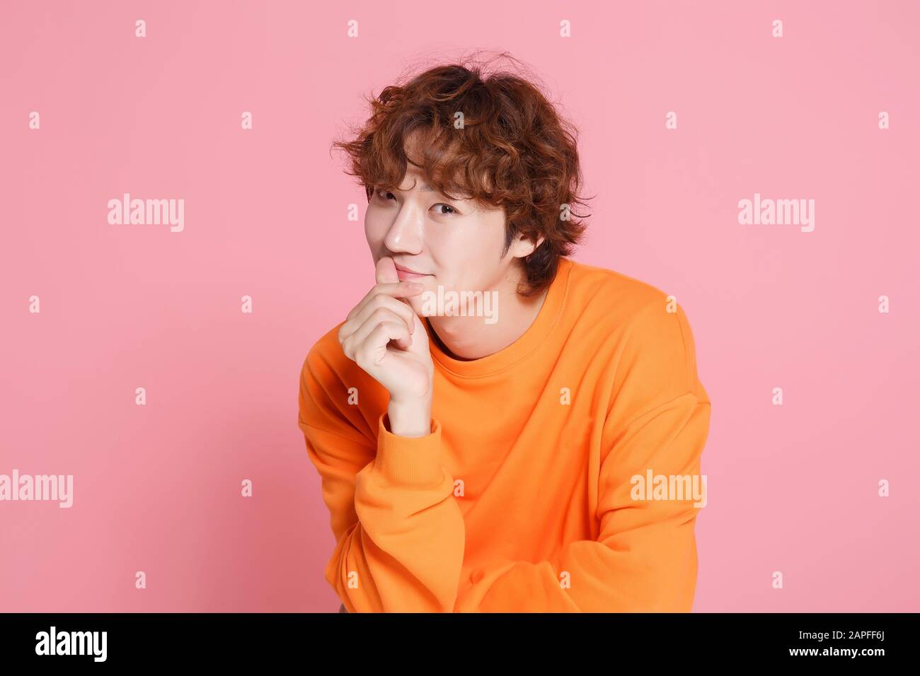 Korean heart hand people hi-res stock photography and images - Alamy