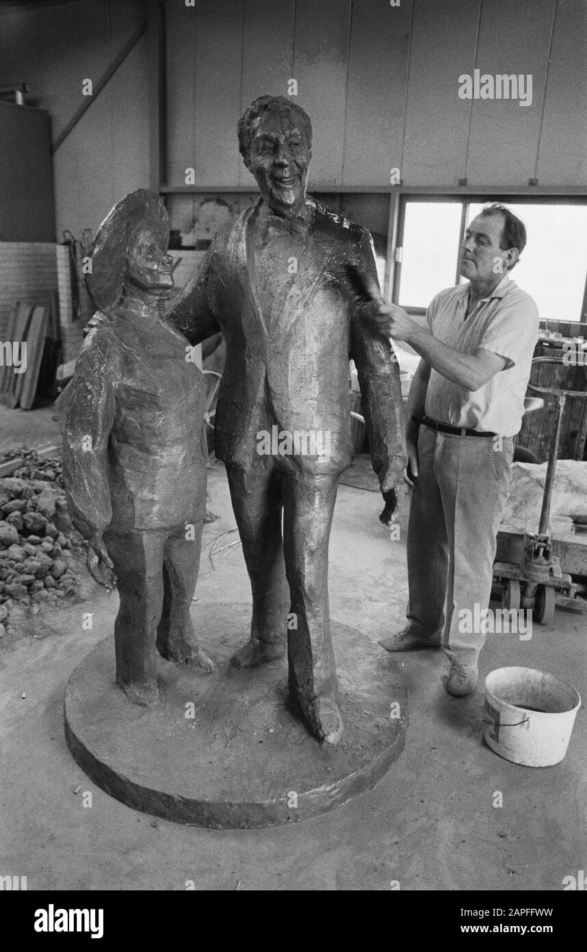 Modern art bronze sculpture Black and White Stock Photos & Images - Alamy