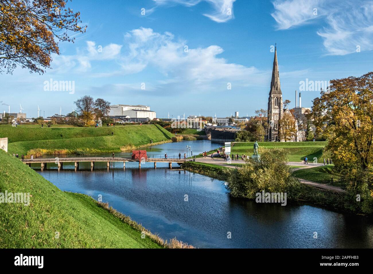 Grass covered rampart hi-res stock photography and images - Alamy
