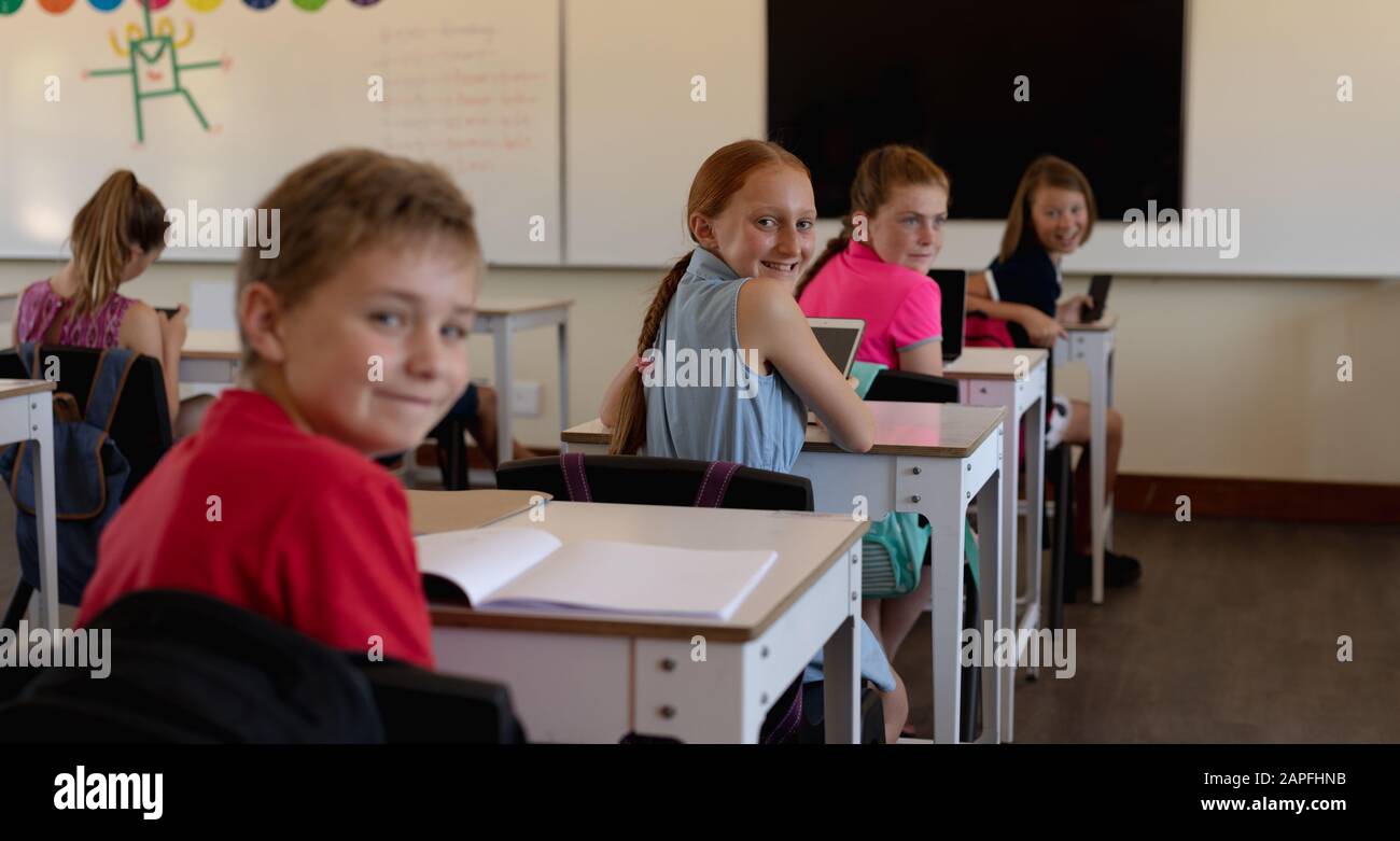School classroom desks hi-res stock photography and images - Alamy