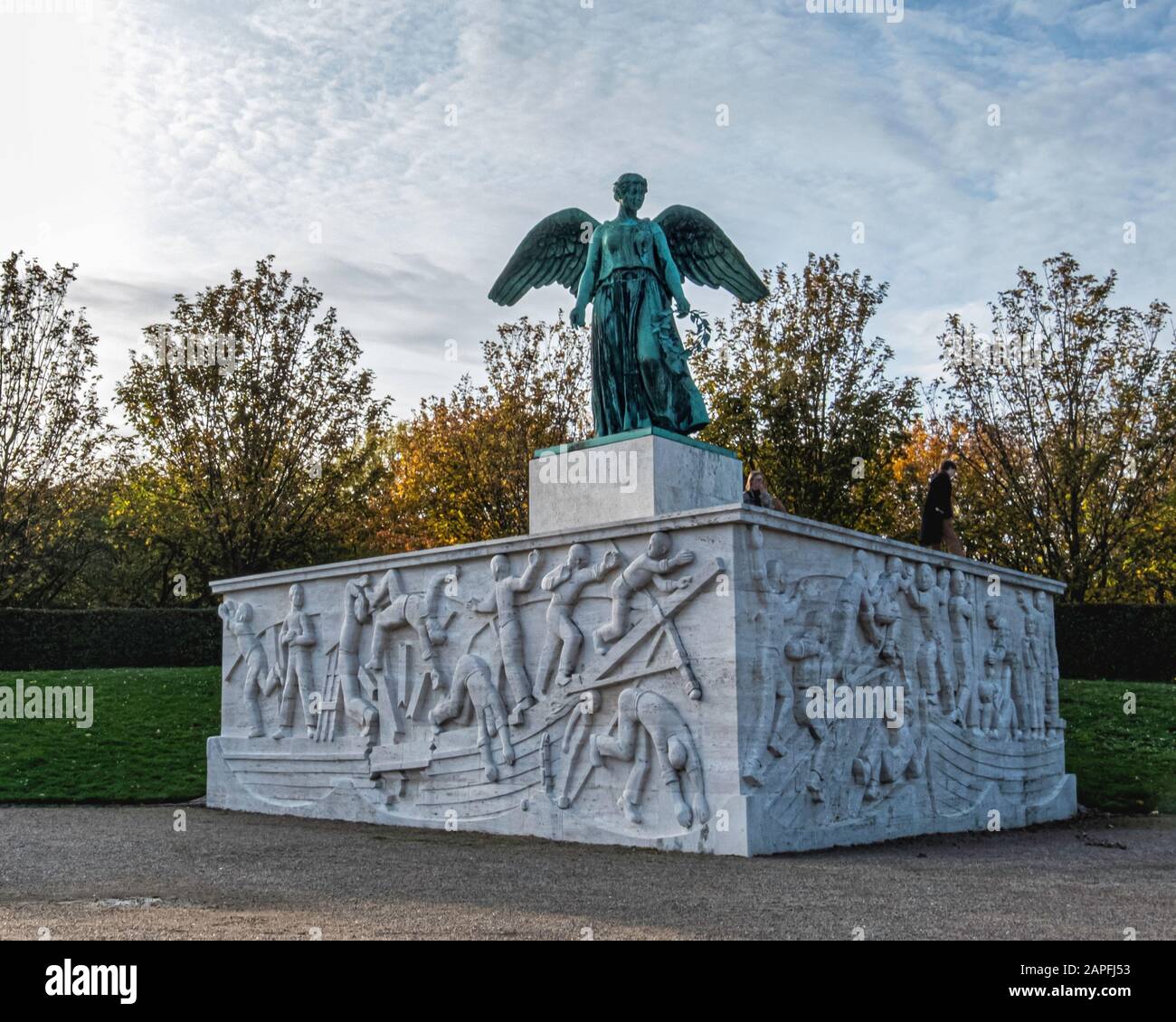 Monument to Mariners 1928 by Svend Rathsack and Ivar Bentsen ...