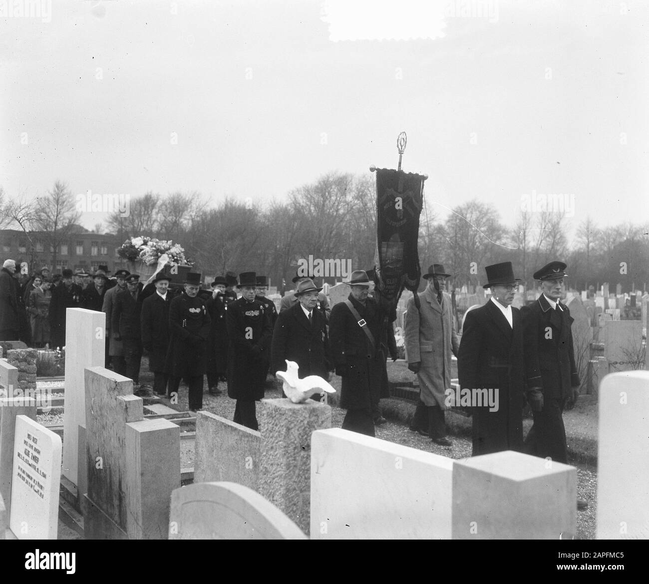 1952 funeral procession hi-res stock photography and images - Alamy