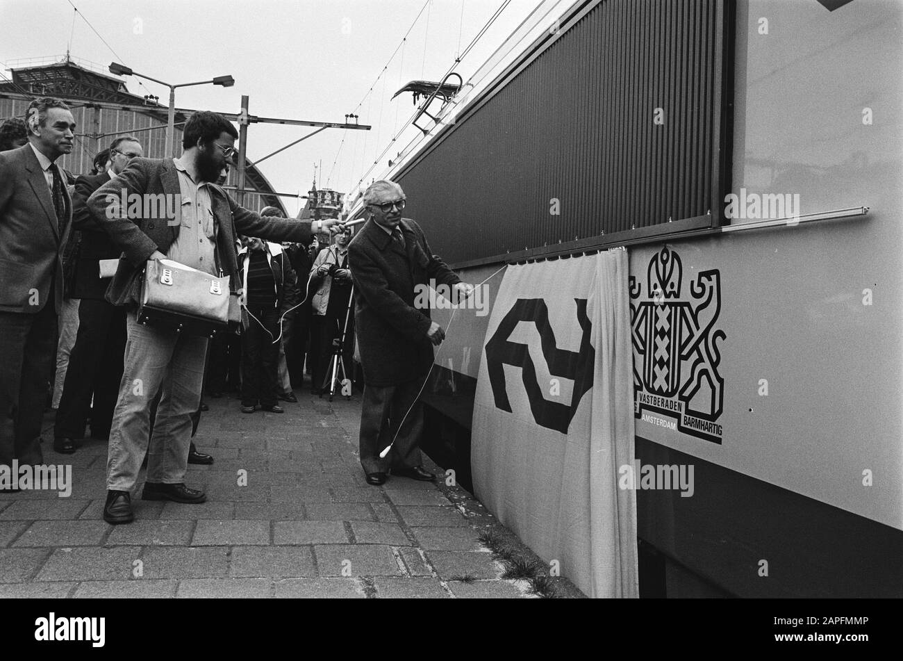 Mayor Polak gives Amsterdam locomotive 1601 the name Amsterdam. Polak ...