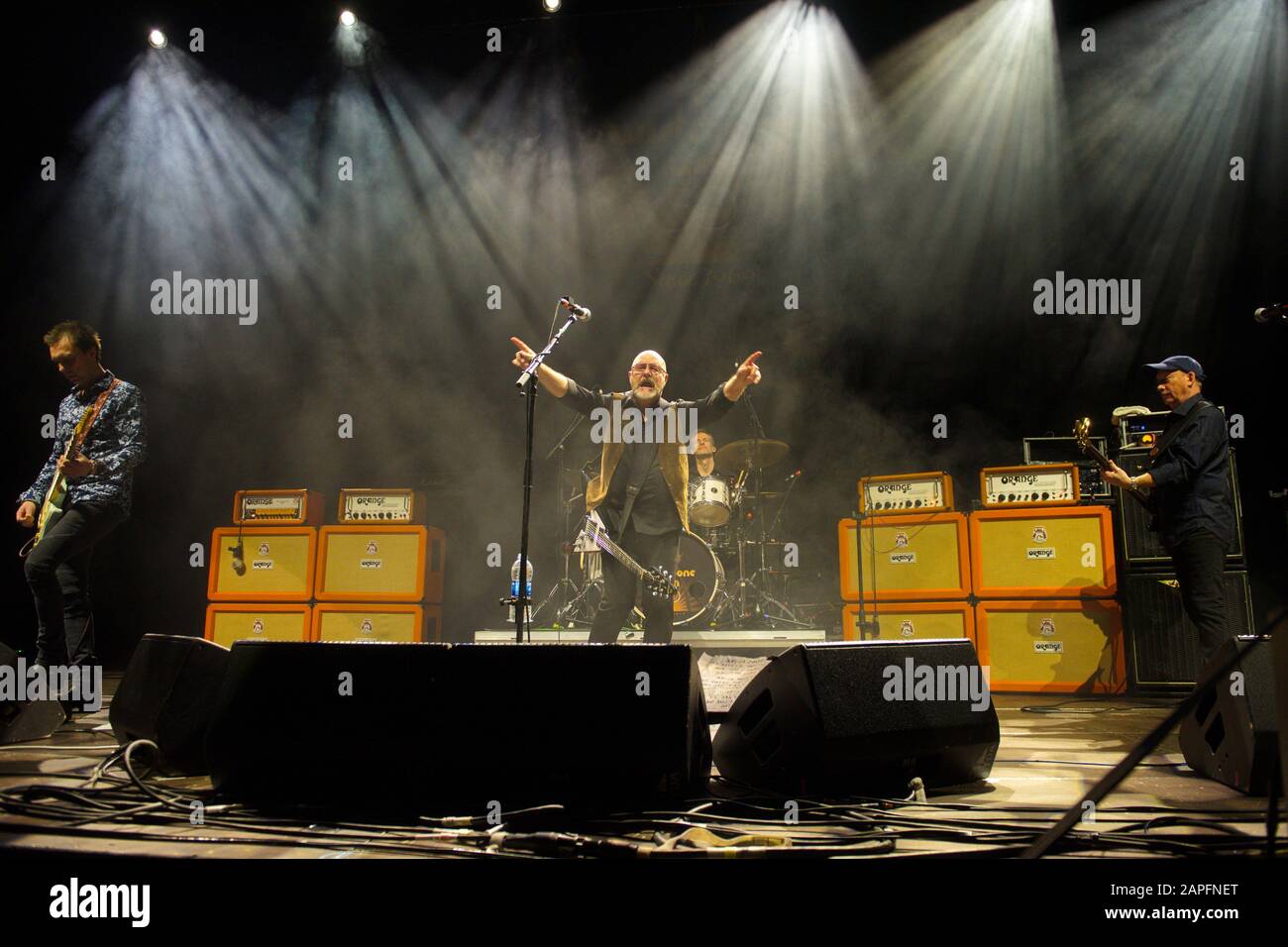 Ash bassist hi-res stock photography and images - Alamy