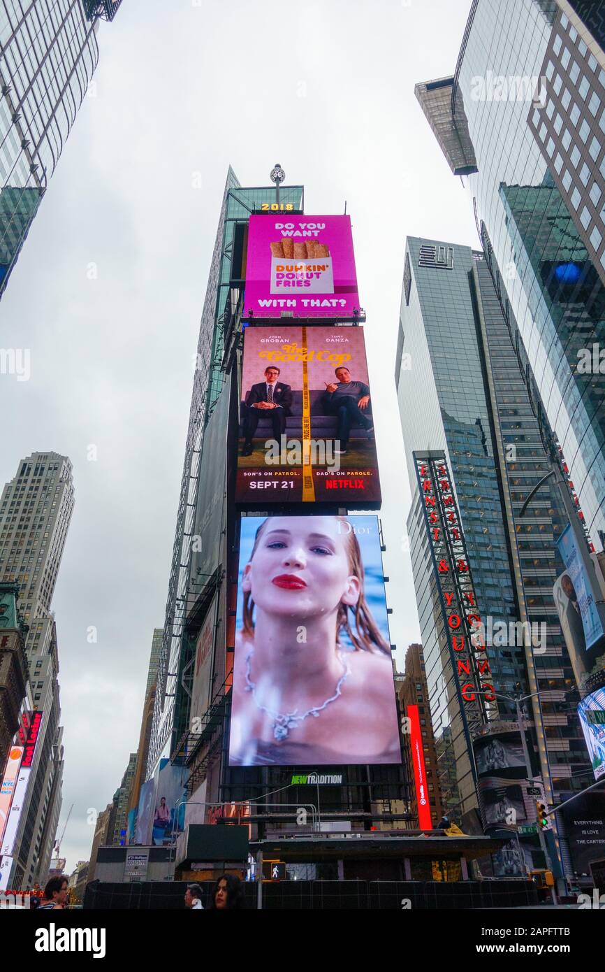 Timesquare hi-res stock photography and images - Alamy