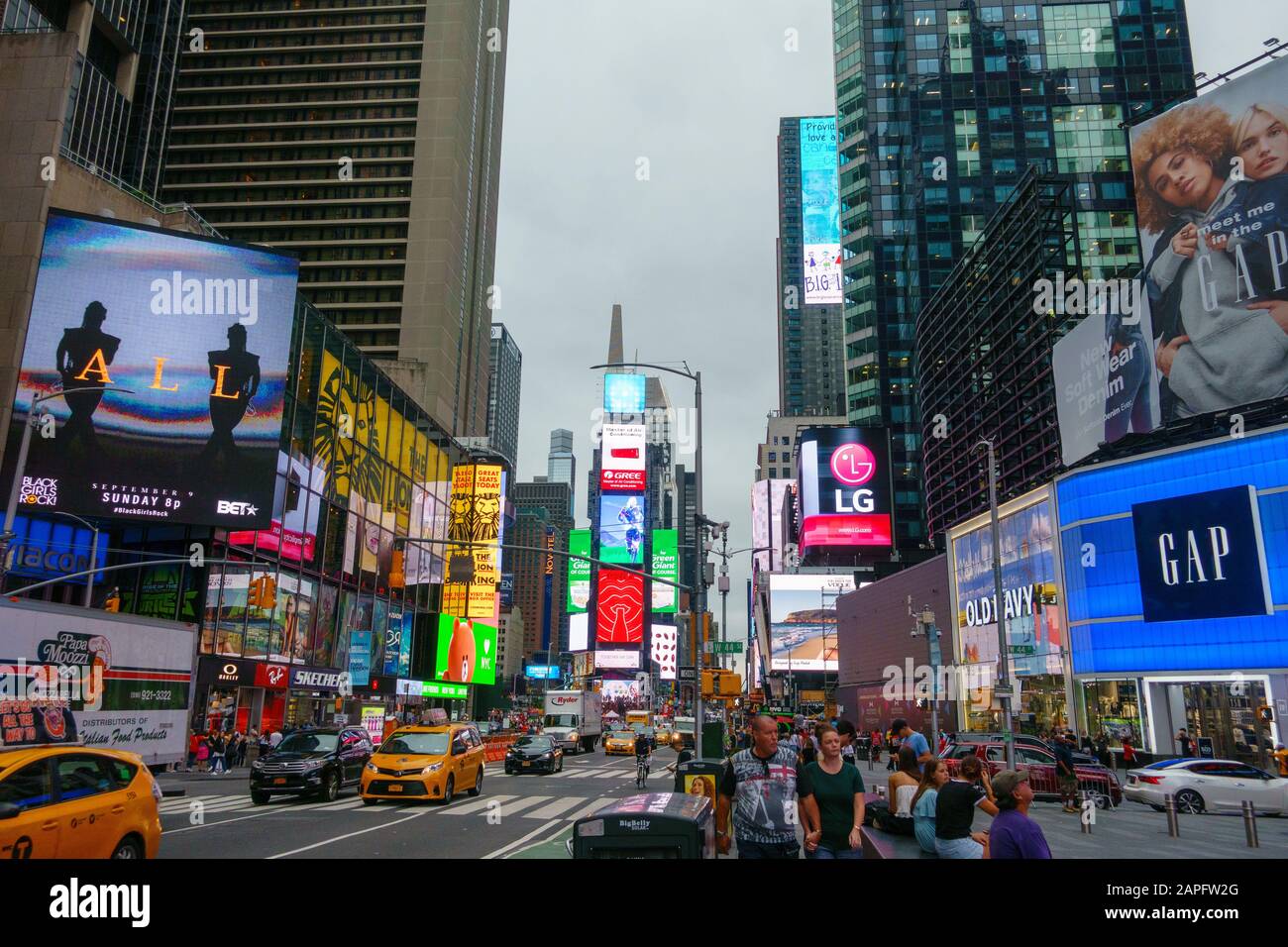 Timesquare plaza hi-res stock photography and images - Alamy