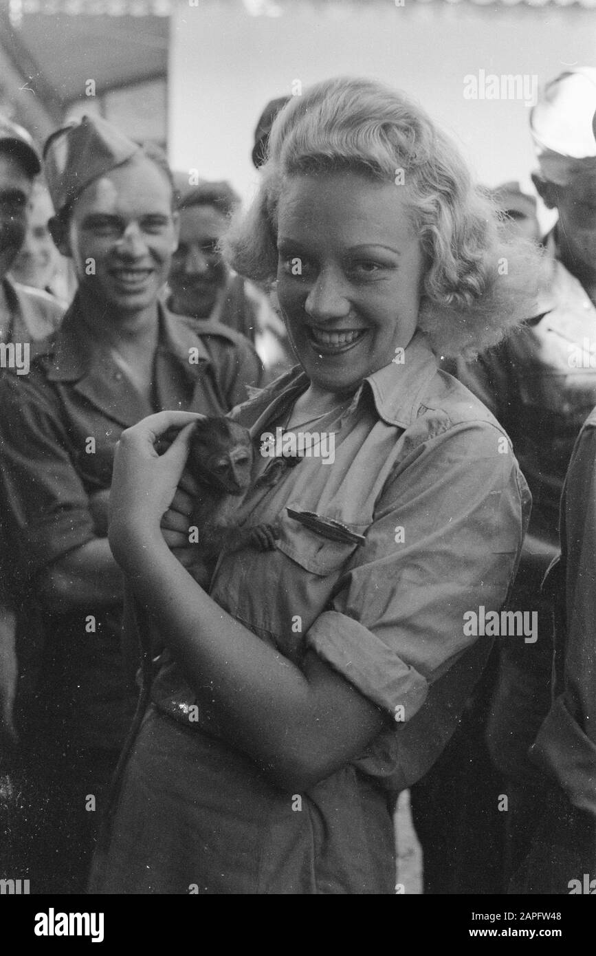 Singer coby Black and White Stock Photos & Images - Alamy