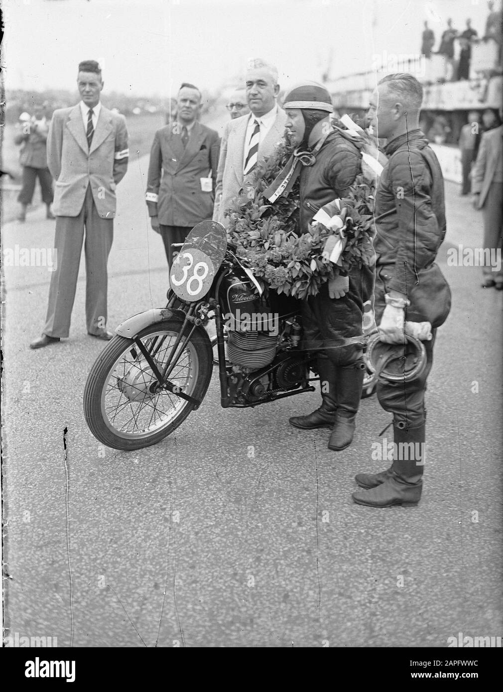 Velocette freddie frith hi-res stock photography and images - Alamy