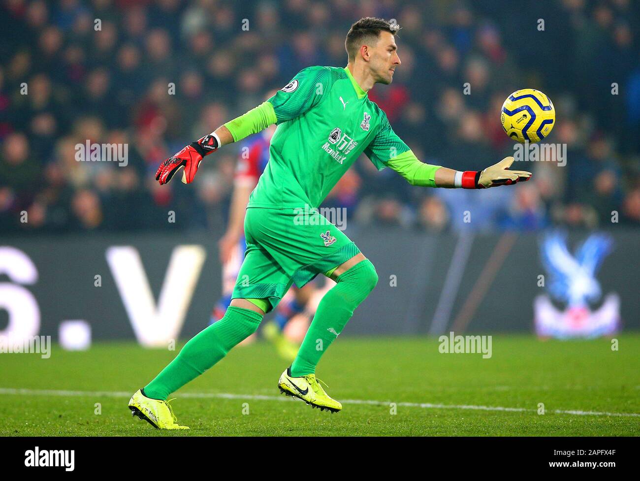 Crystal Palace goalkeeper Vicente Guaita in action during the Premier ...