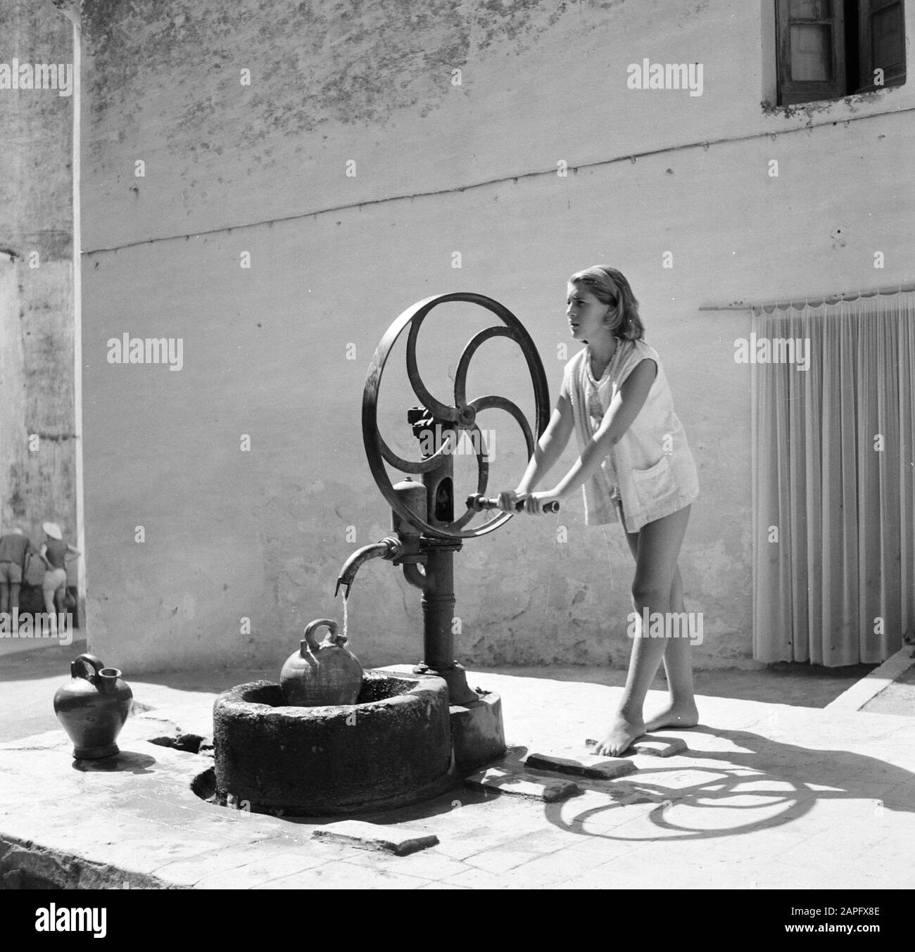 Life young Black and White Stock Photos & Images - Alamy