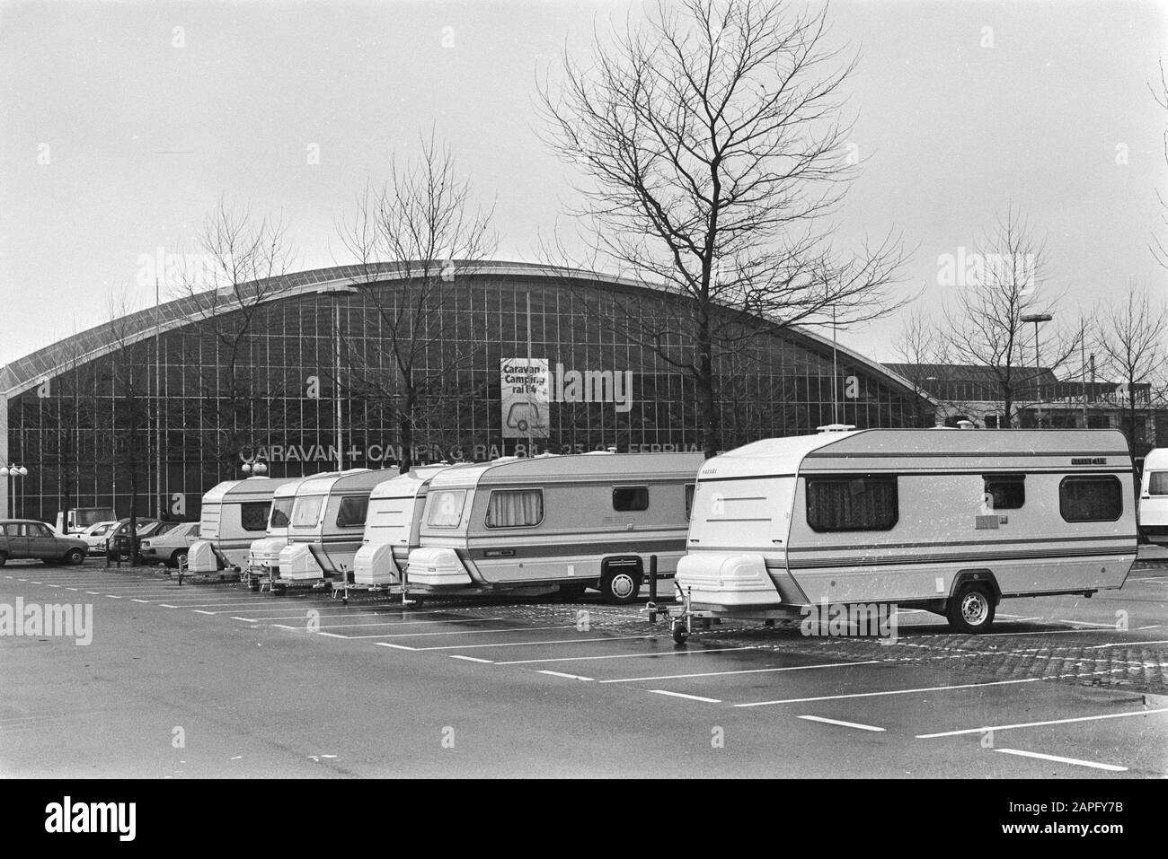 Workers caravan construction site hi-res stock photography and images ...