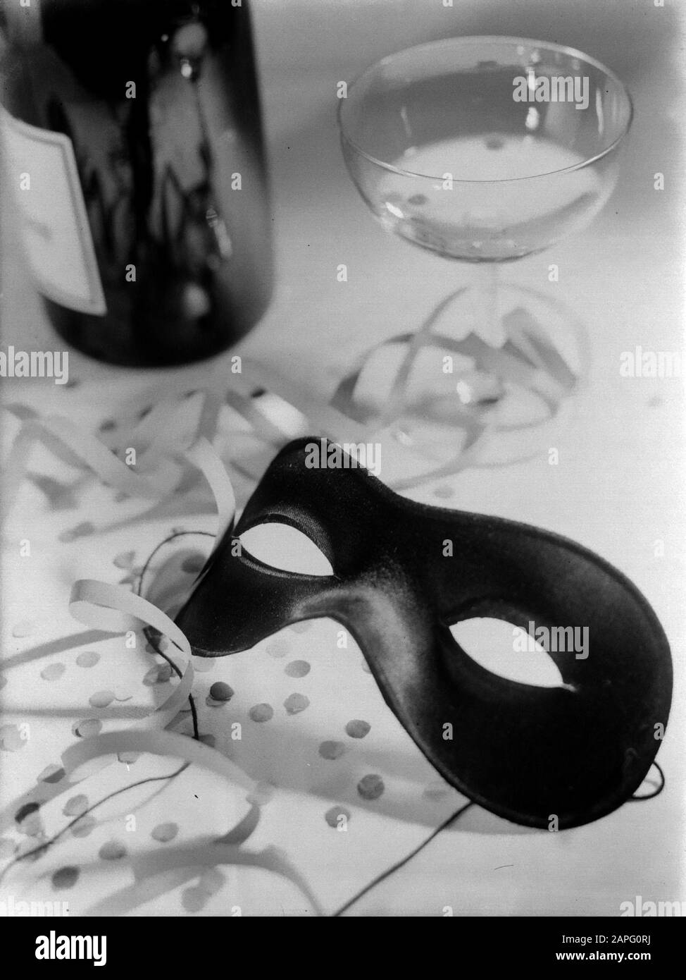 Reportage model Description: Carnival mask Date: 1933 Keywords: masks ...