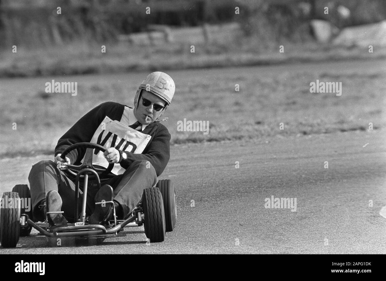 Carting competition for politicians on Driebergen. Issue 17 Lankhorst ...
