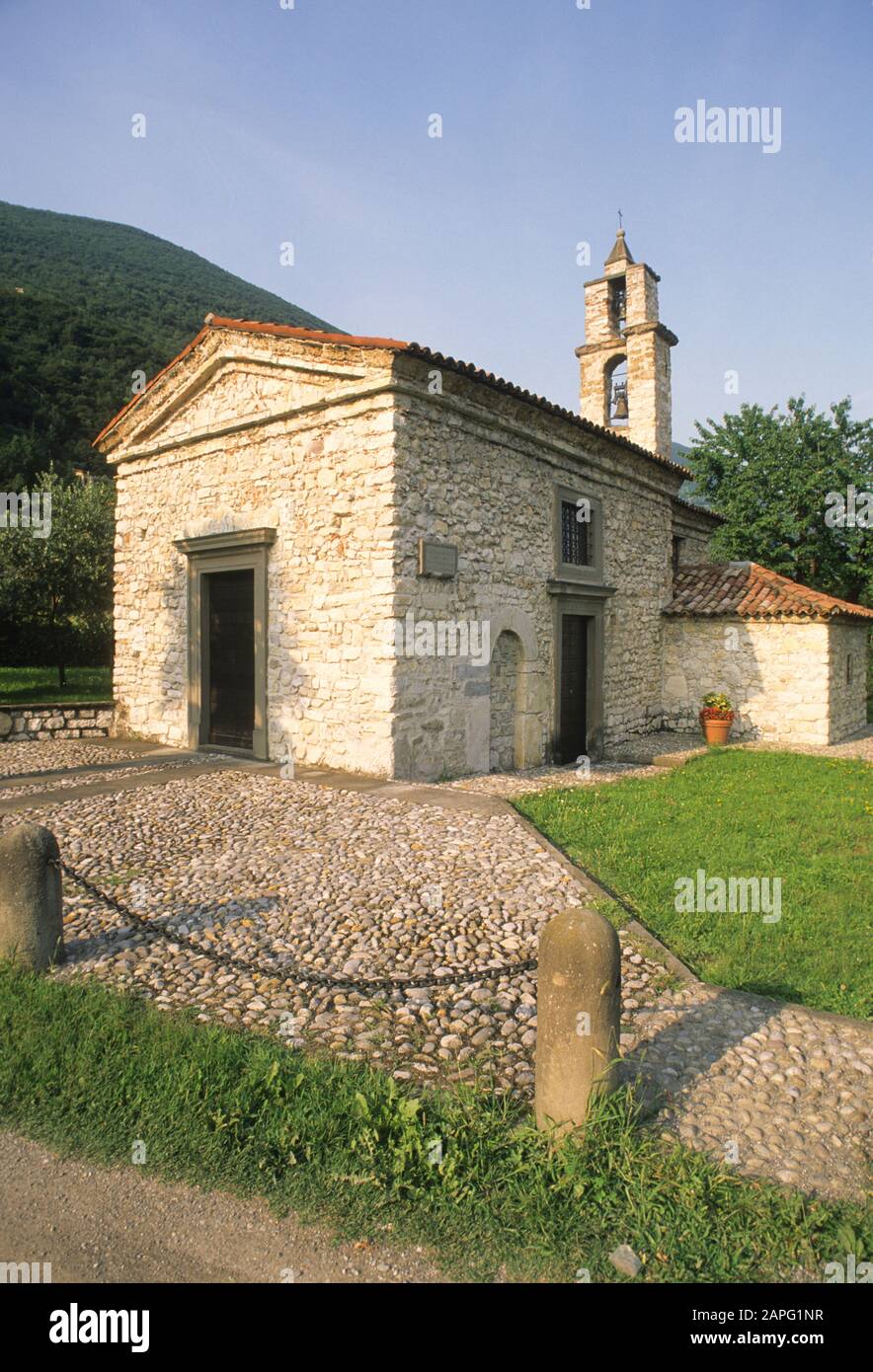 lombardia, lago d'iseo, predore Stock Photo - Alamy