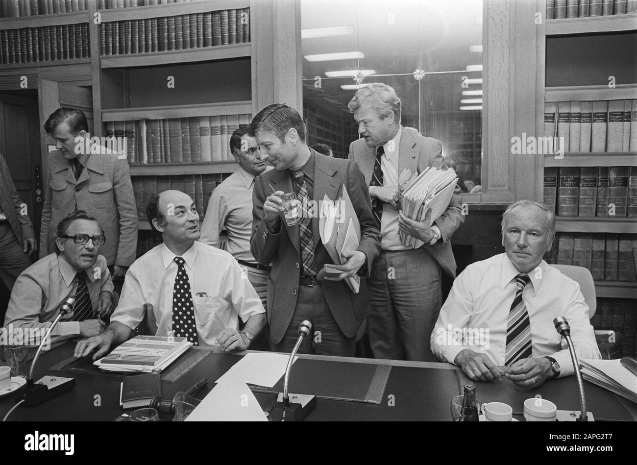 CDA group meeting in connection with cabinet formation; v.l.n.r ...