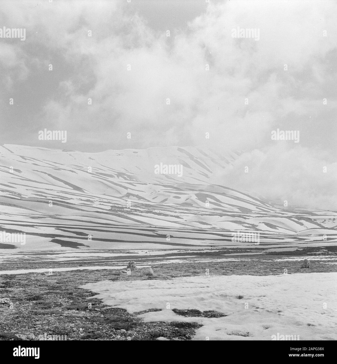 Lebanon mountains Black and White Stock Photos & Images - Alamy