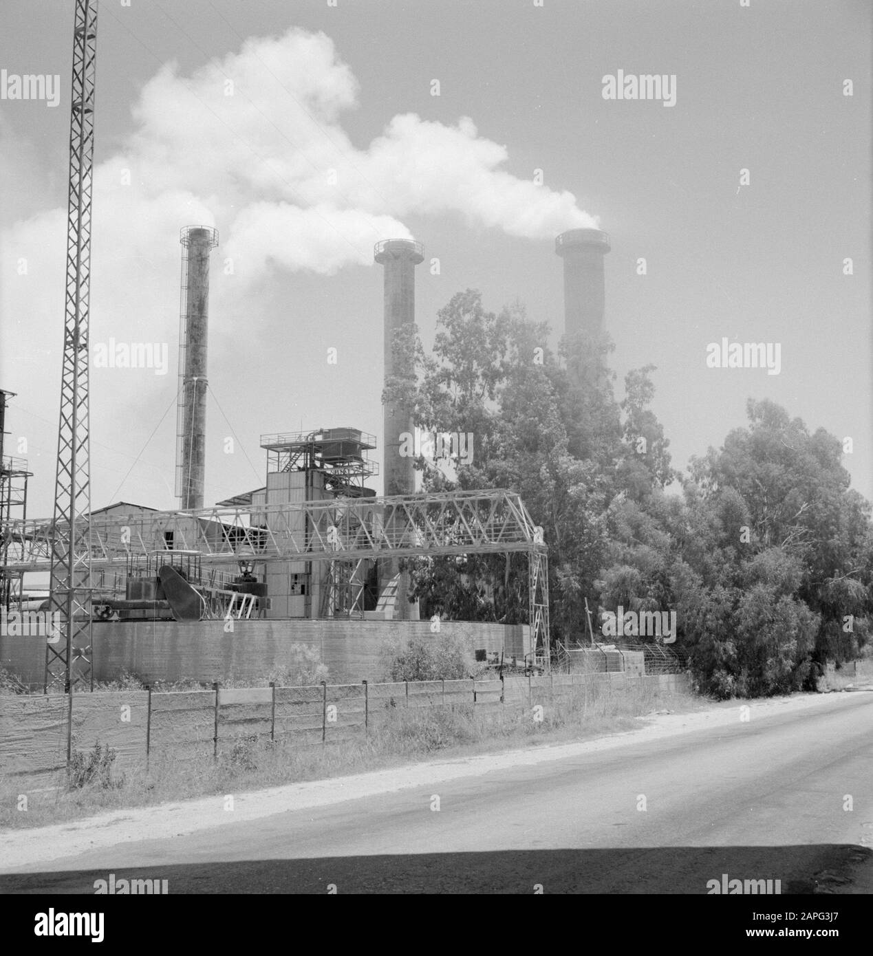 Construction materials factory Black and White Stock Photos & Images ...