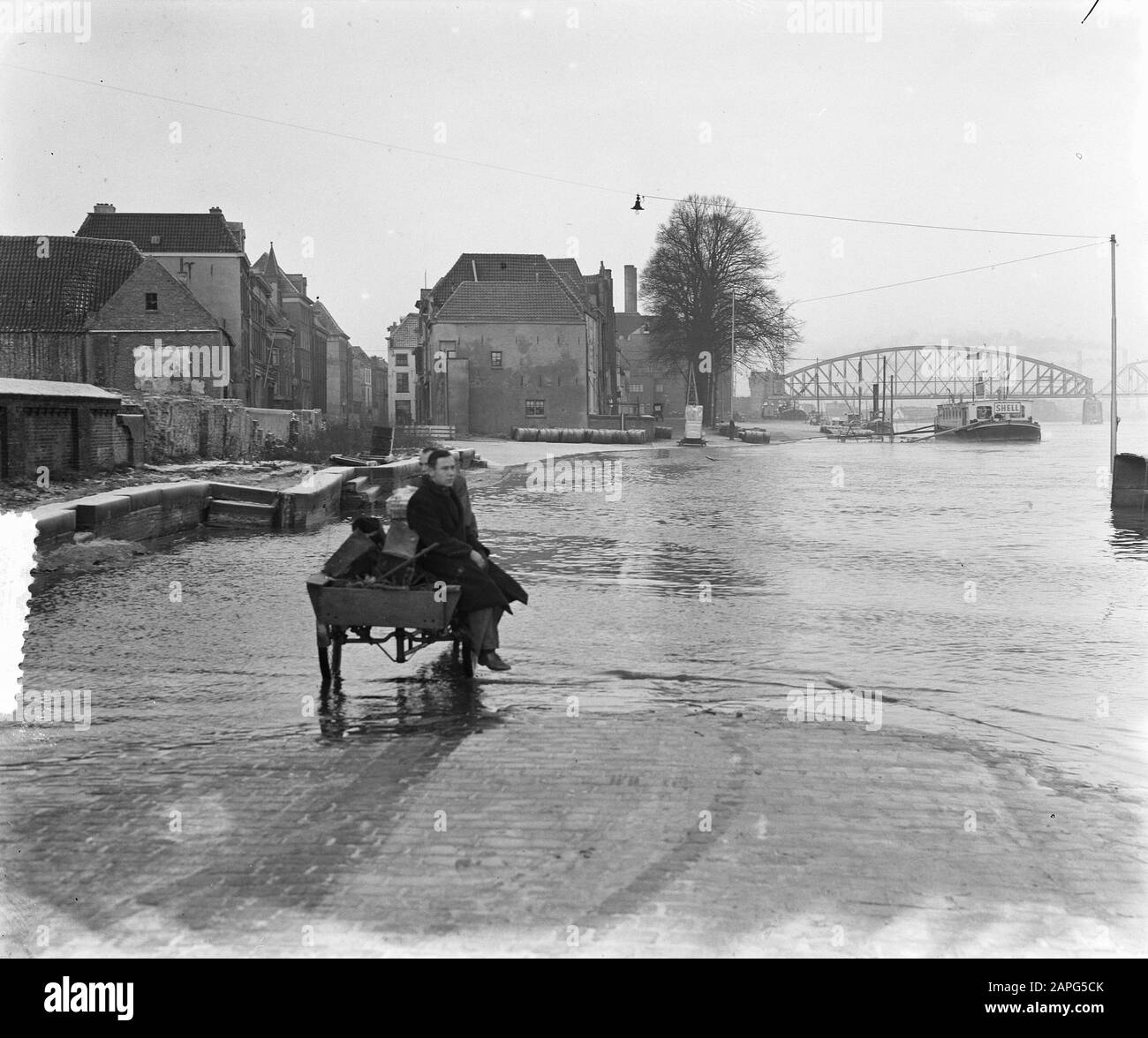 Castricum 2 persons German Submarine (torpedo) Date: December 2, 1952 ...