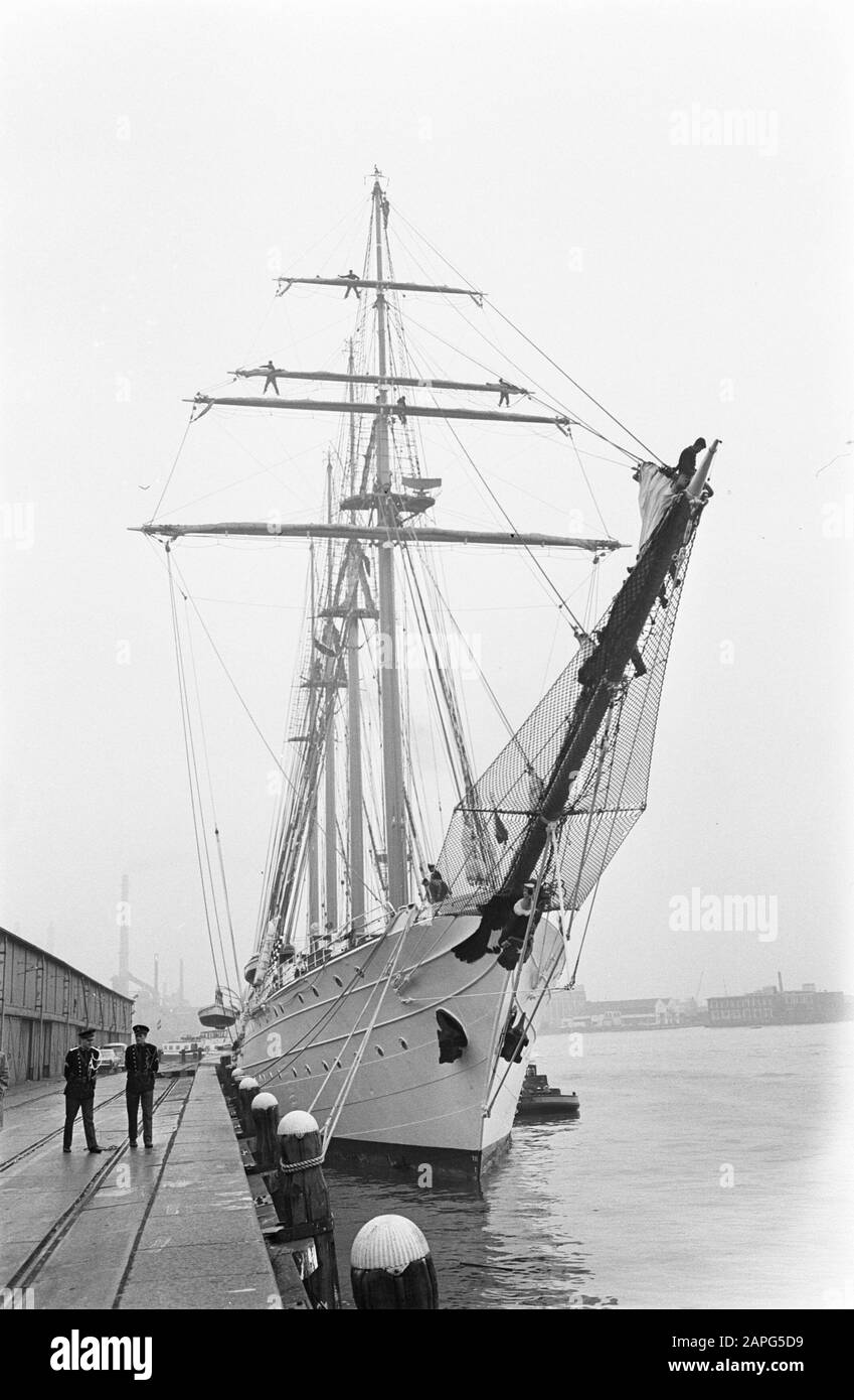 Chilean training ship esmeralda hi-res stock photography and images - Alamy