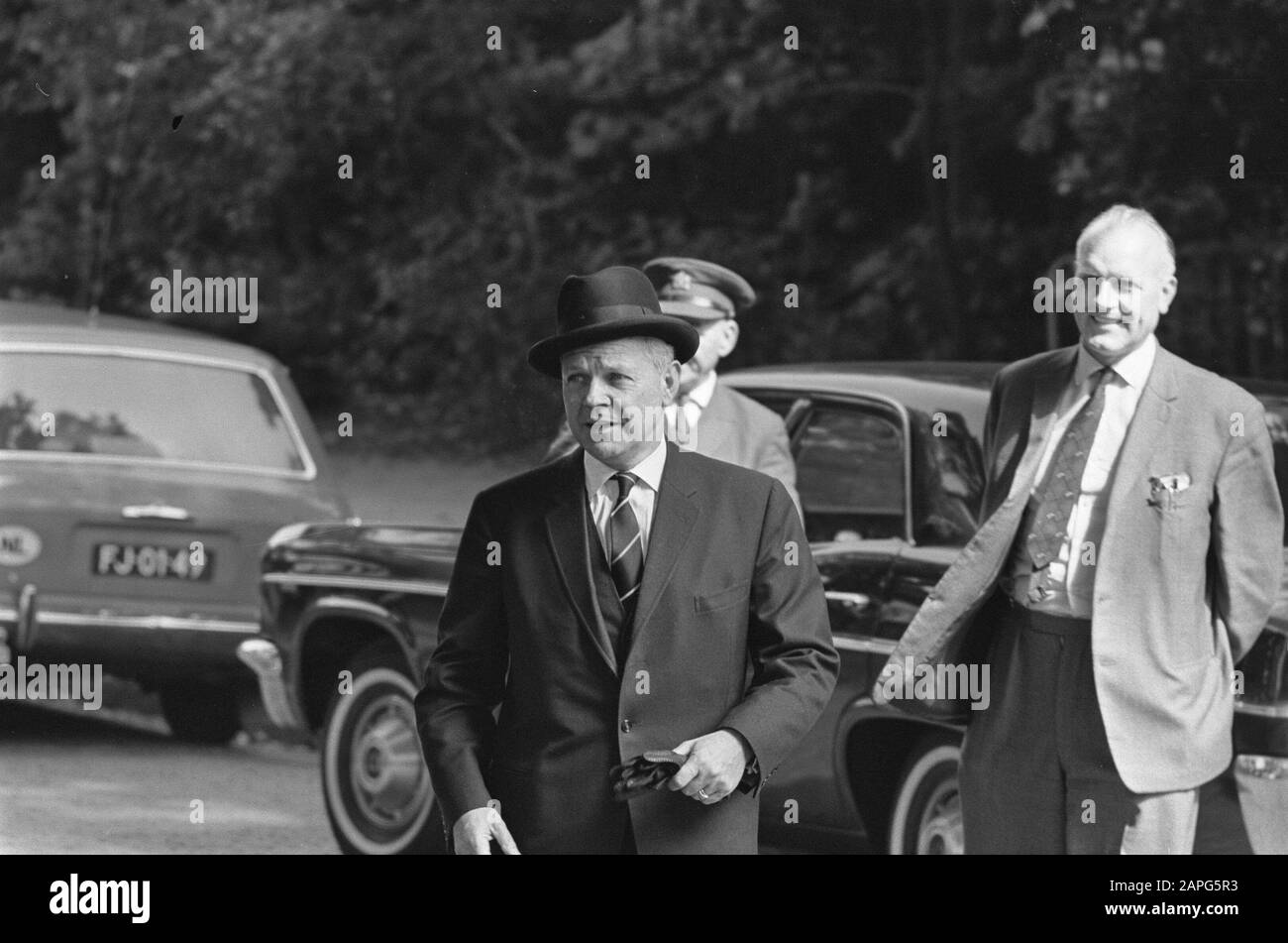 Chinese legation in The Hague, Mr. Van Tiel Date: August 9, 1966 ...