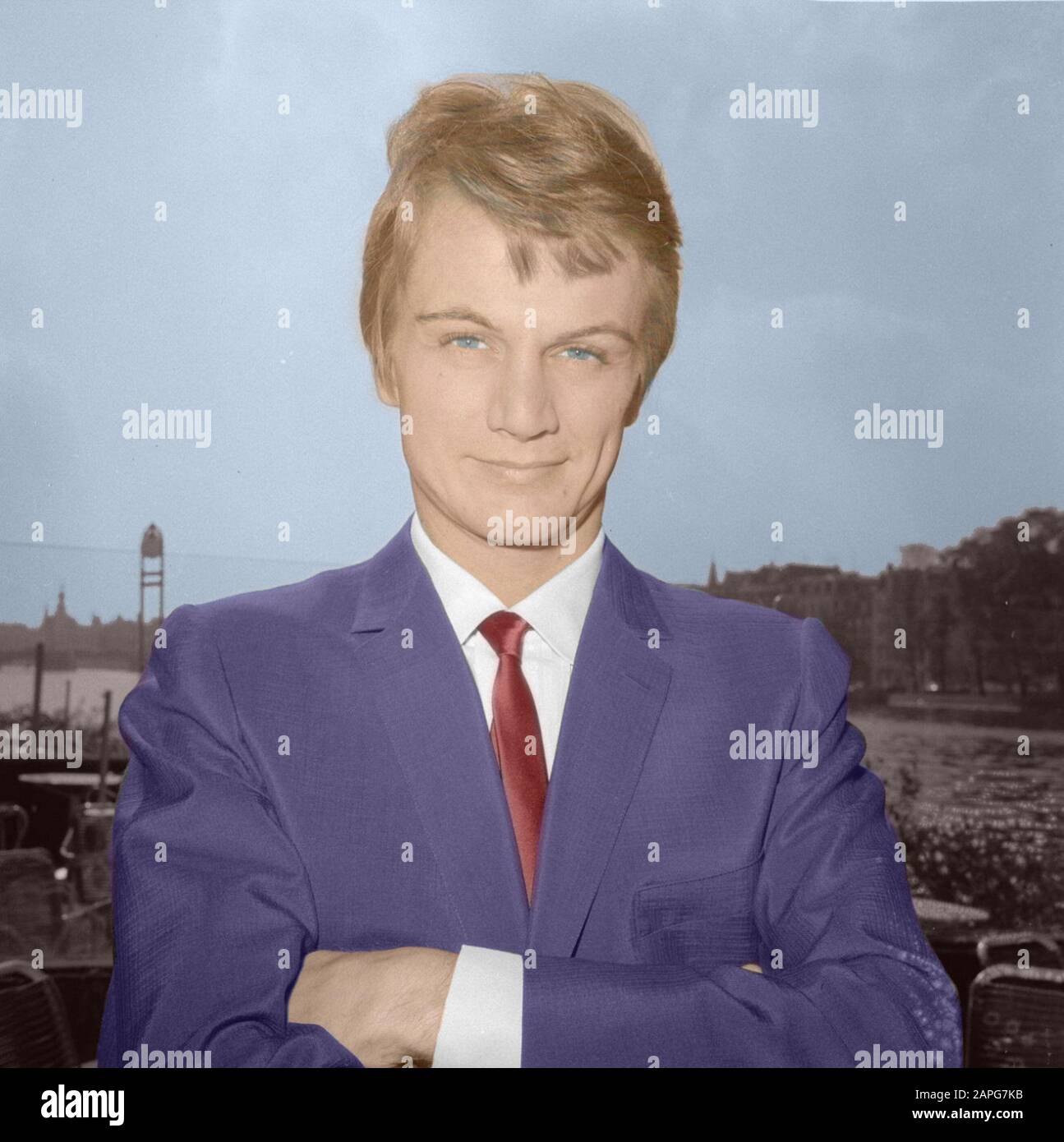 Coloured singer hi-res stock photography and images - Alamy