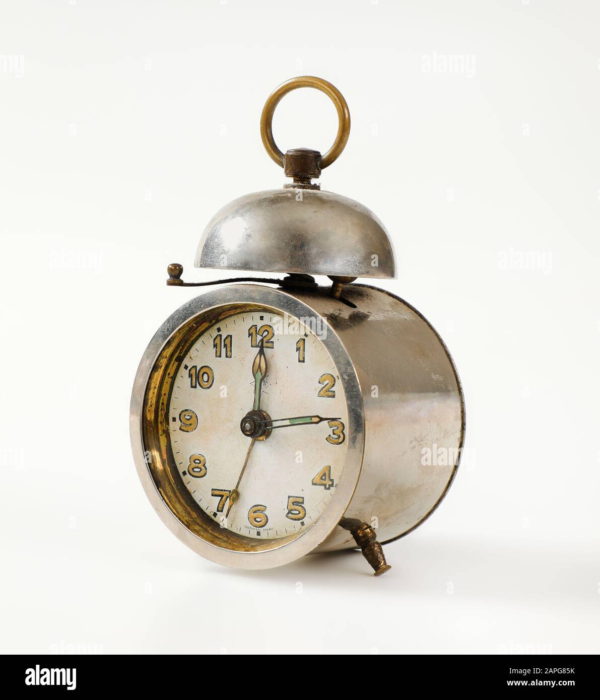 Vintage mechanical alarm clock old hi-res stock photography and images ...