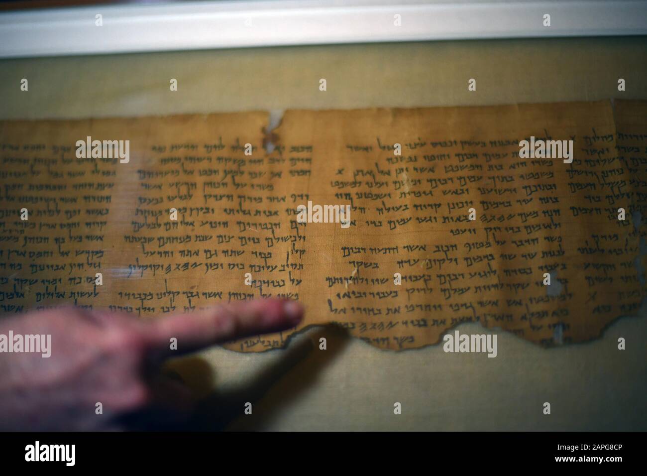 Dead sea scrolls hi-res stock photography and images - Alamy