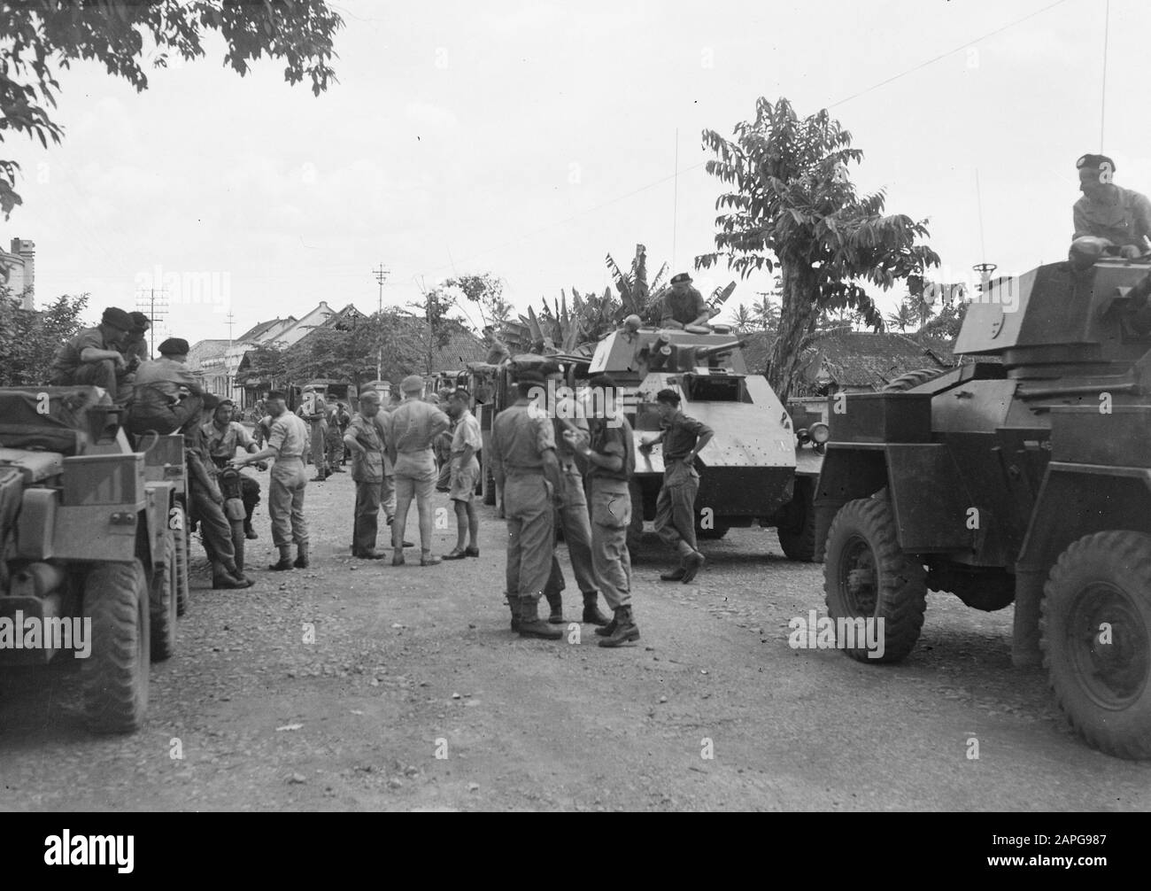 Tour through West Java by the Hussars of Boreel, a.o. radio car (film ...