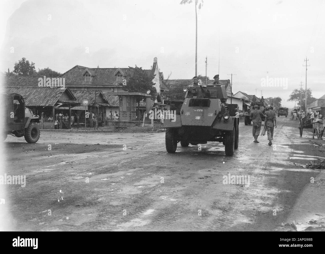 Tour through West Java by the Hussars of Boreel, a.o. radio car (film ...