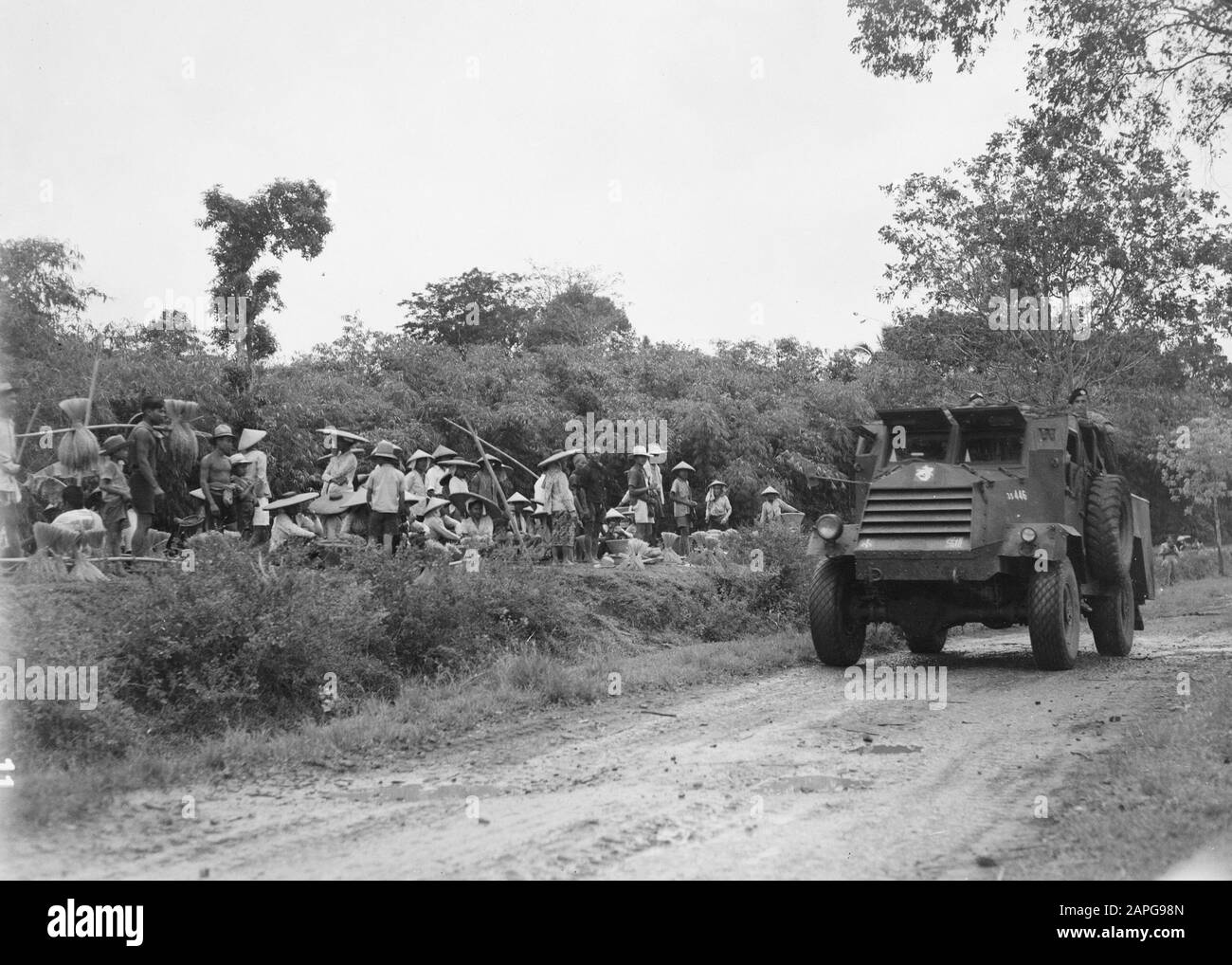 Tour through West Java by the Hussars of Boreel, a.o. radio car (film ...