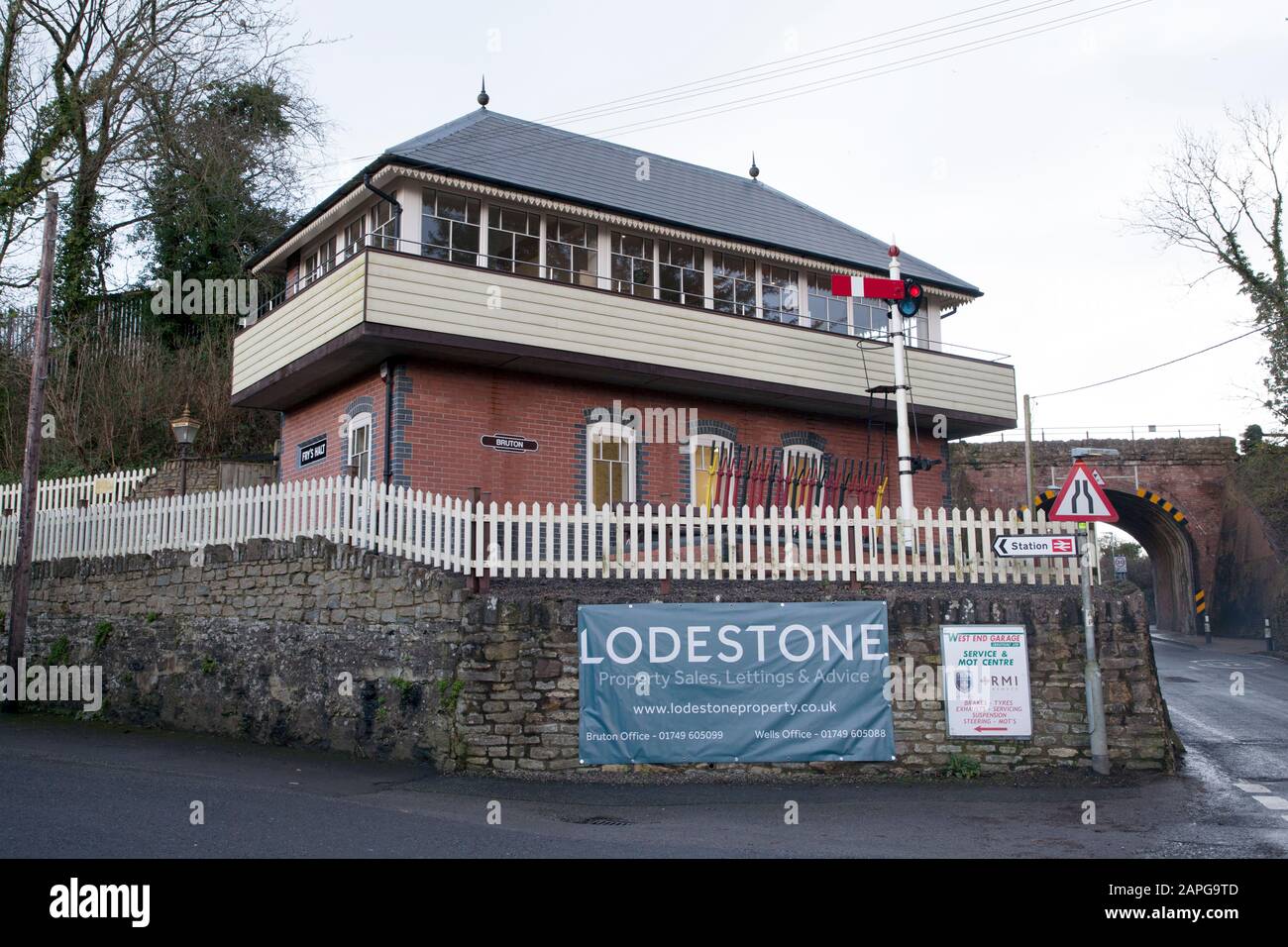 Bruton village hi-res stock photography and images - Alamy