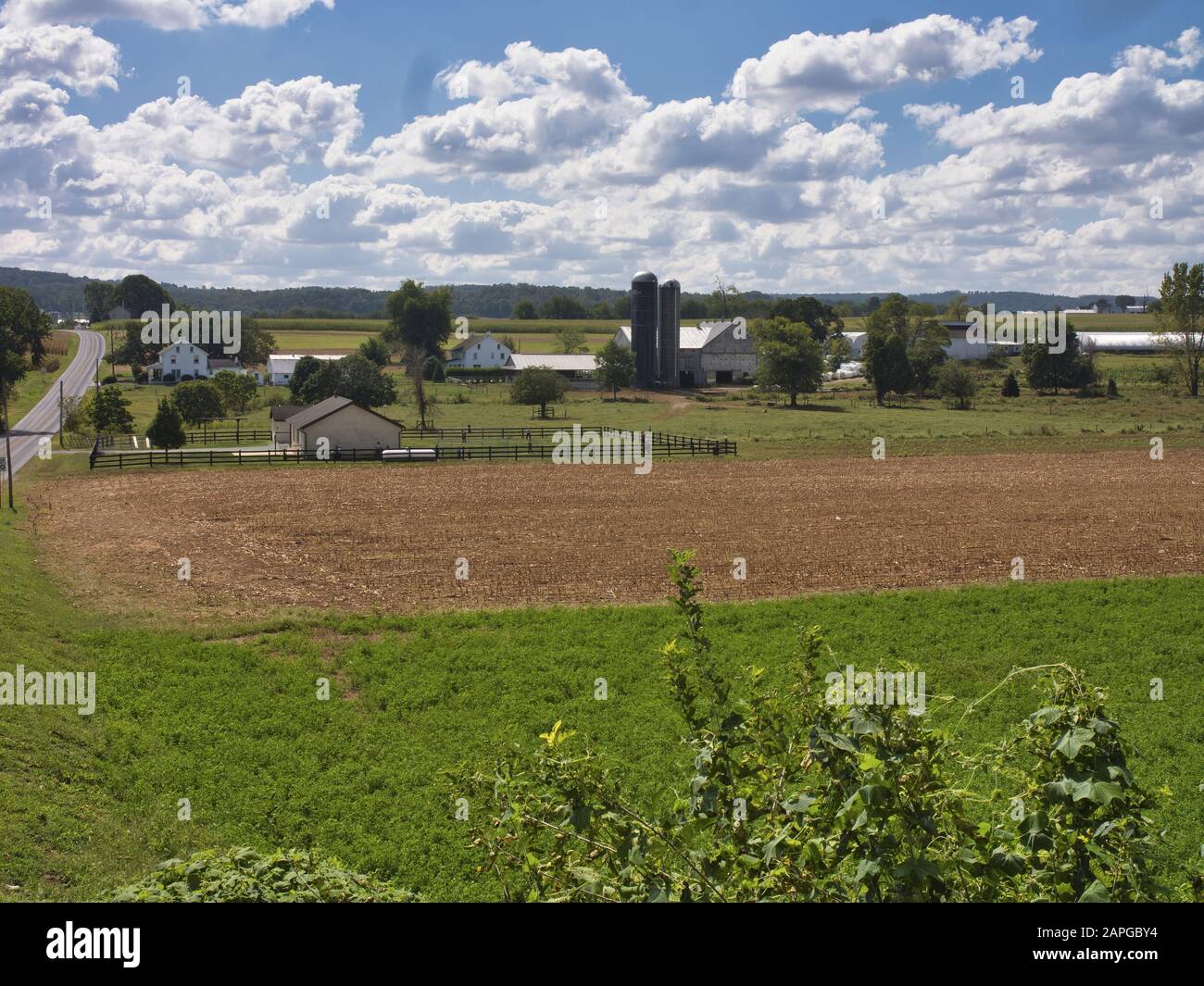 Amish farms in rural pennsylvania hi-res stock photography and images ...