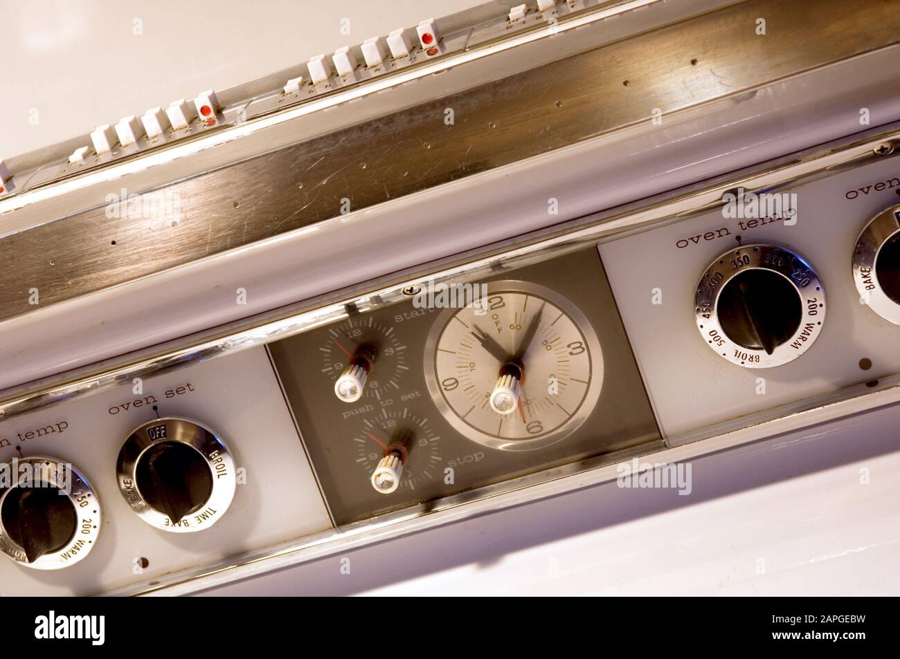 Old oven timer hi-res stock photography and images - Alamy
