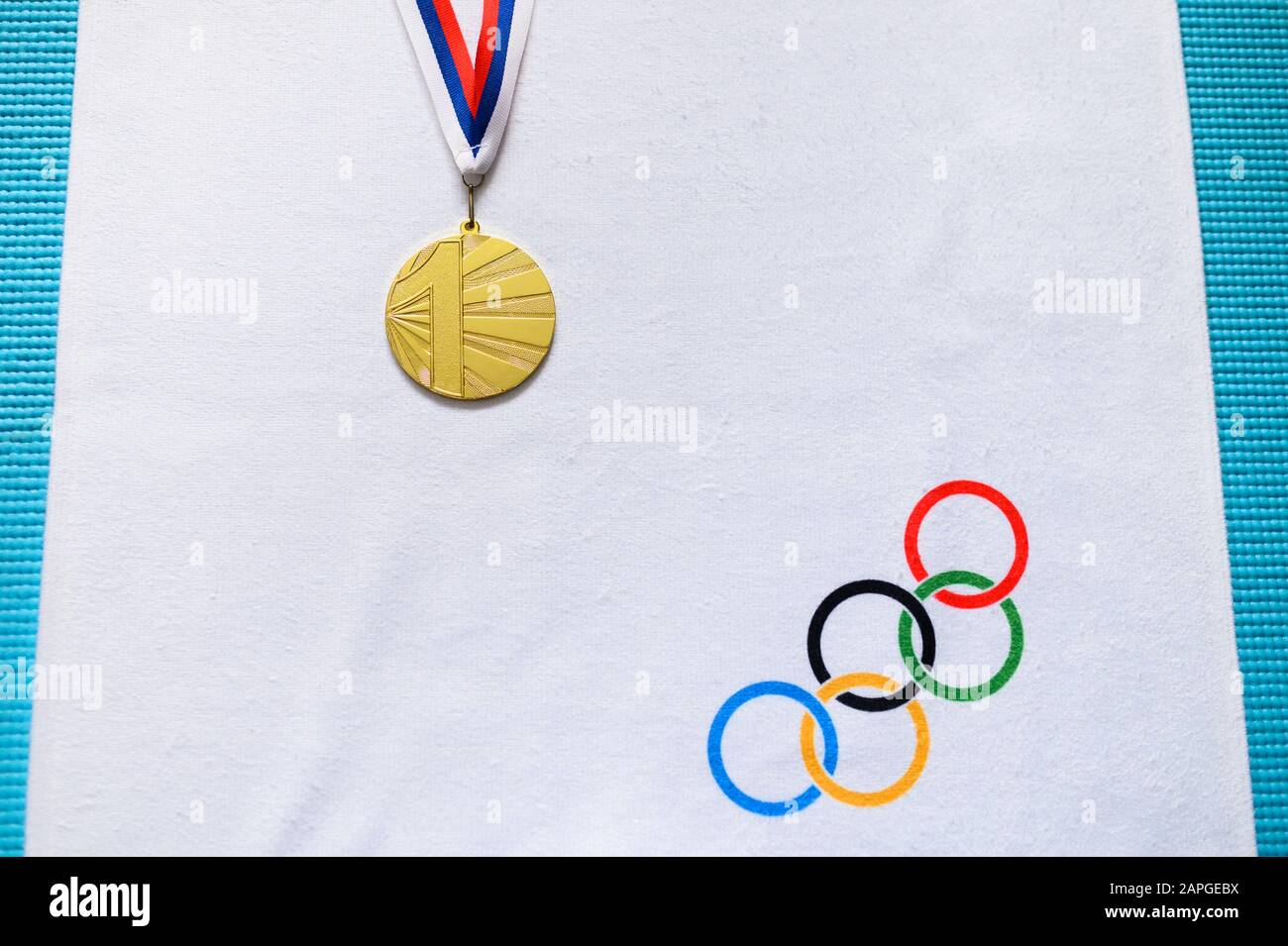 Tokyo 2020 gold medal isolated hi-res stock photography and images - Alamy