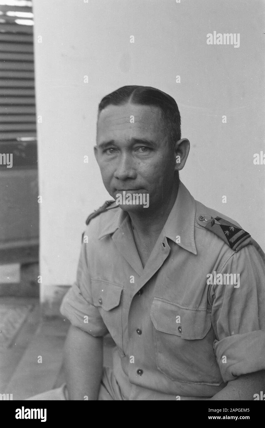 6 contacts Black and White Stock Photos & Images - Alamy